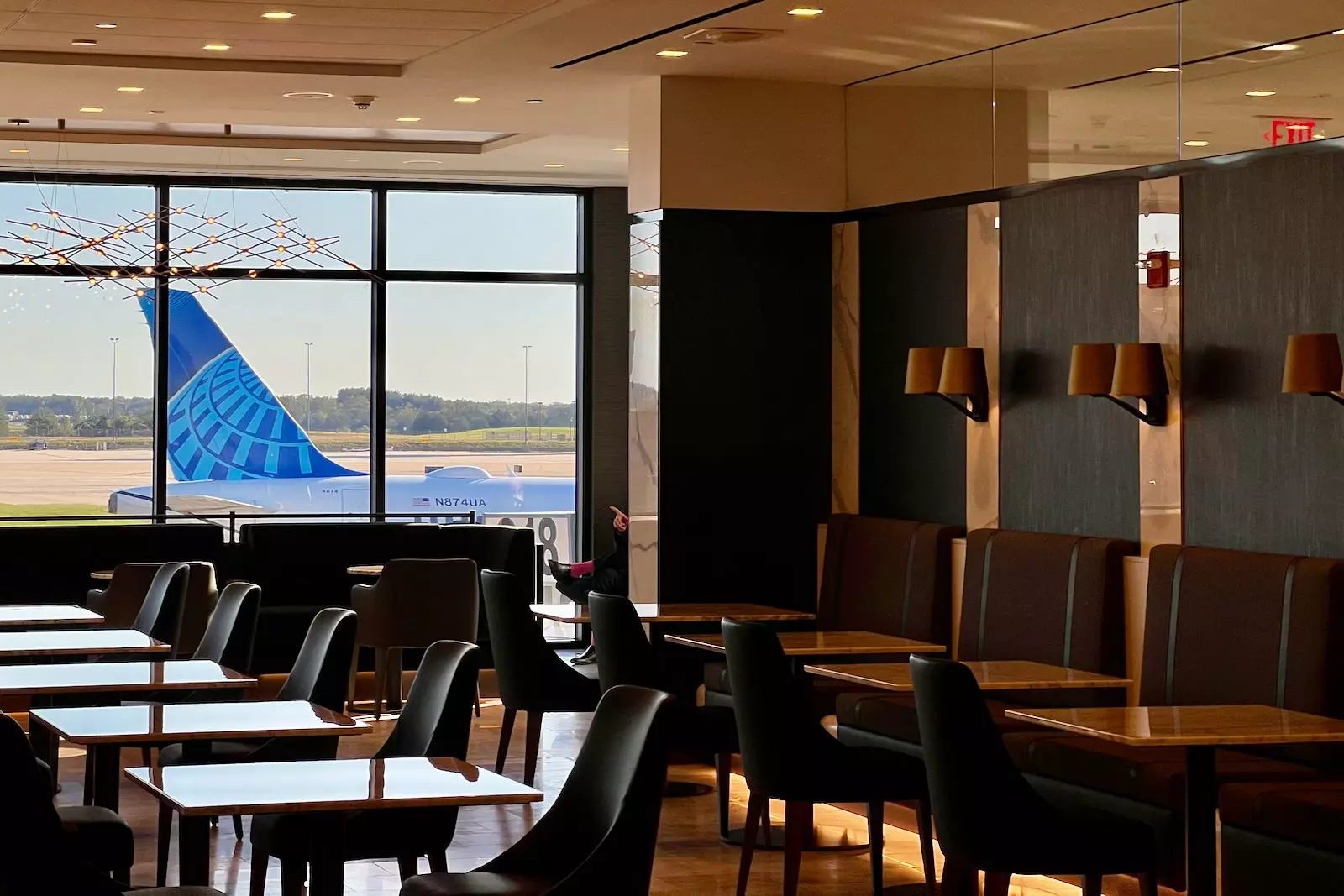 Nur noch eine United Polaris Lounge muss wiedereröffnet werden