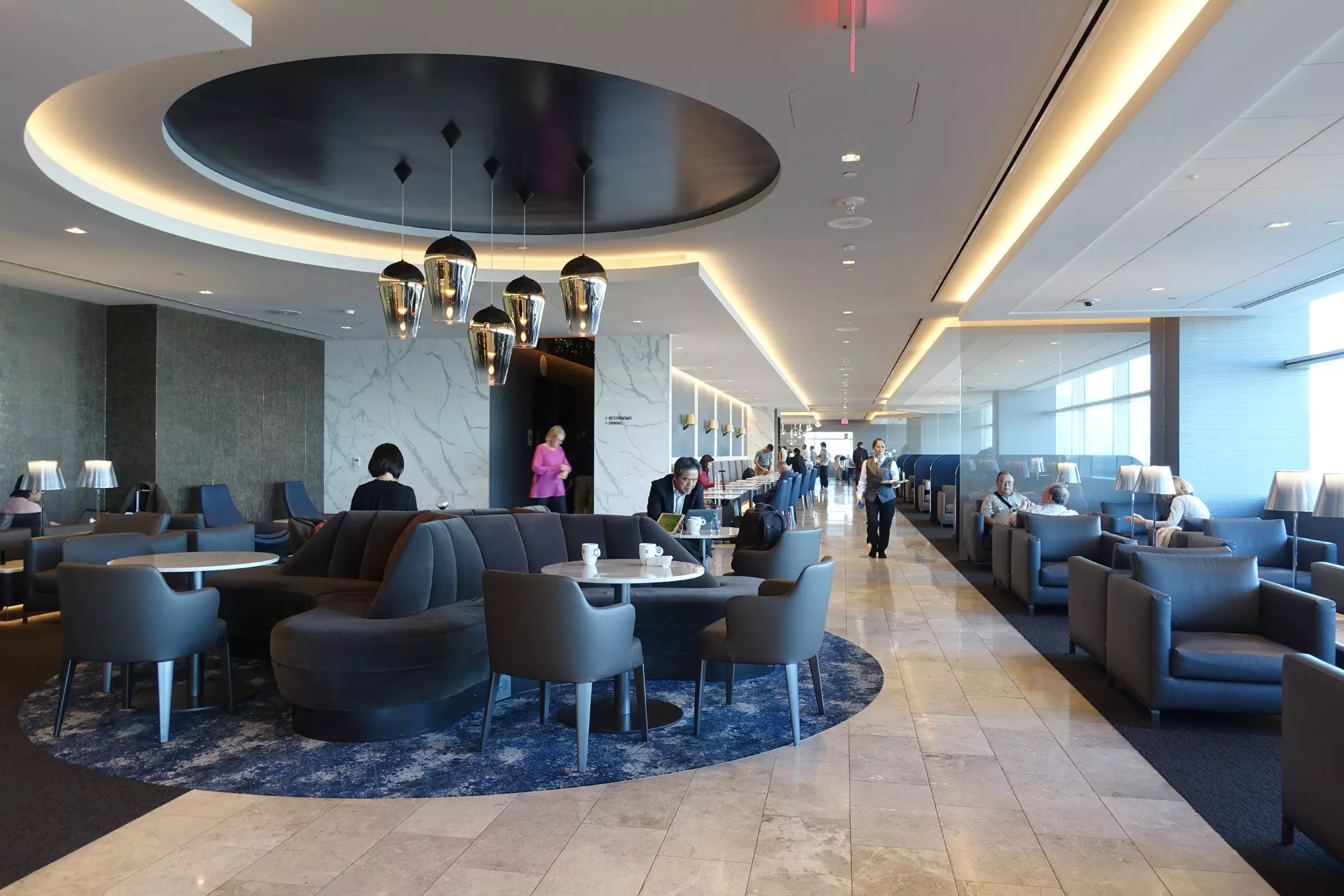 Net een United Polaris Lounge is oor om te heropen 2046_1