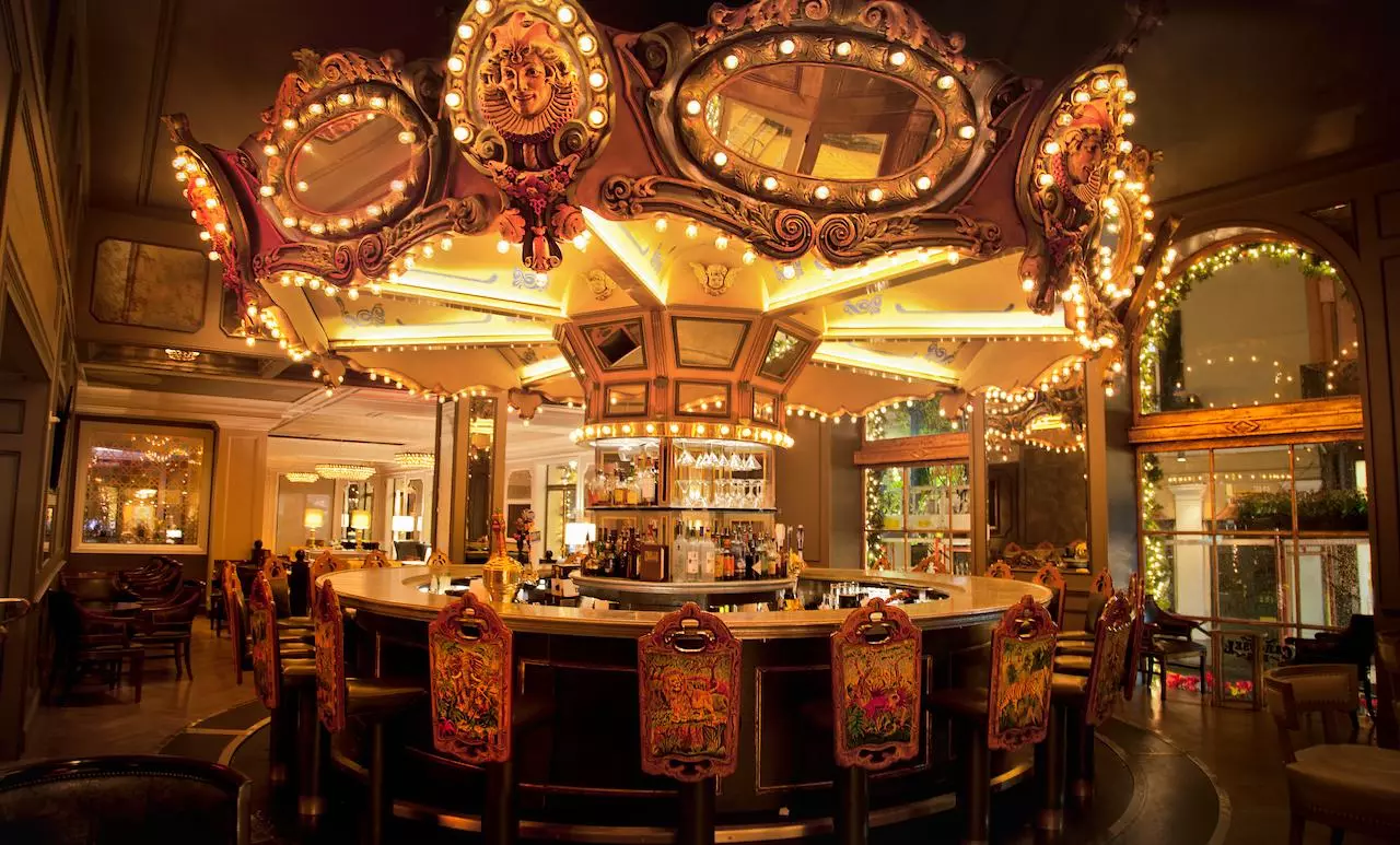 Ụlọ mmanya carousel na Hotel Monteleone. (Foto sitere na Hotel Monteleone)