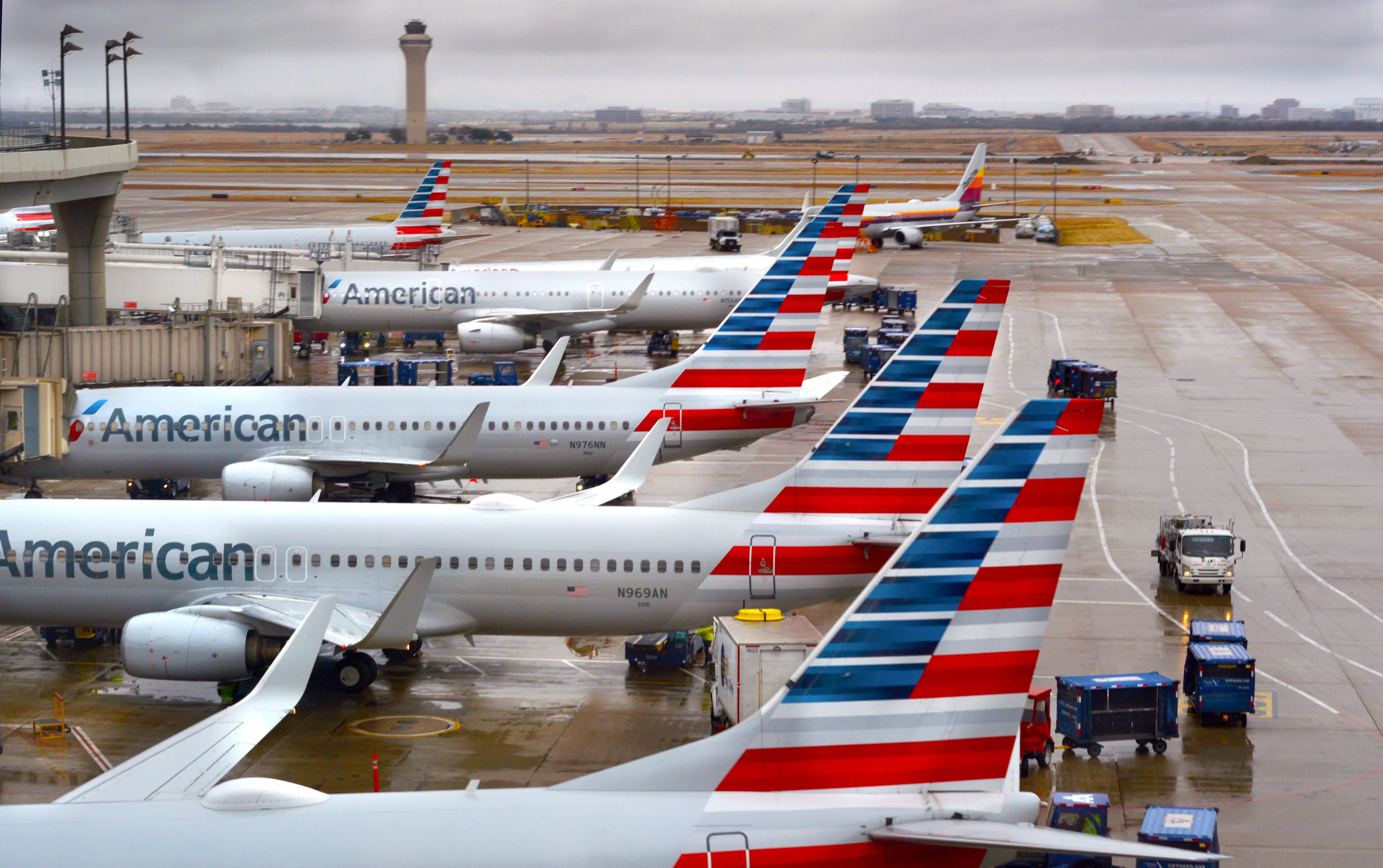 American Airlines'ın Mexanika ilə Münaqişəsi Yay Səyahətinin Pik Əsərində Pisləşir