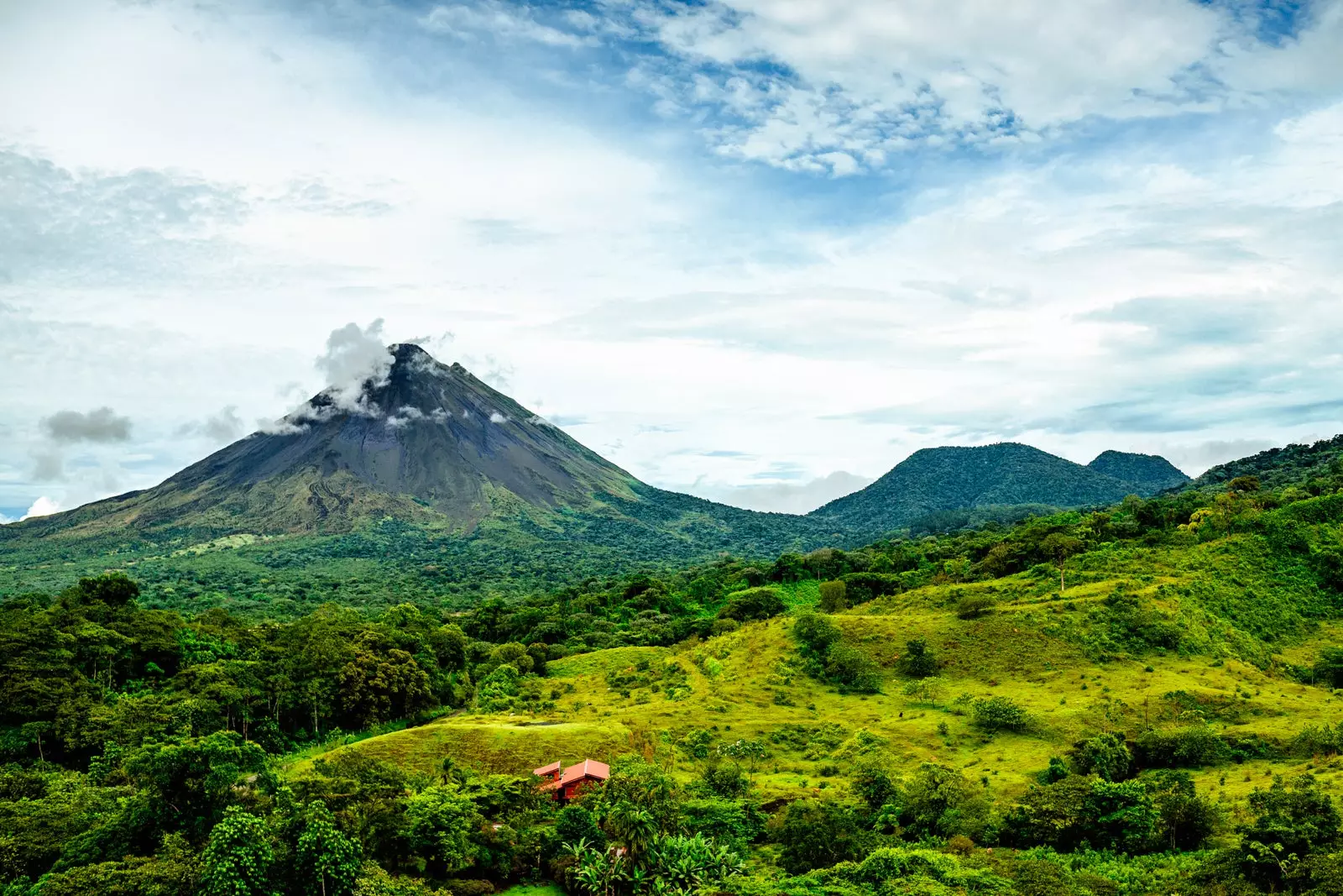 Vulcanul Arenal Cerro Chato Costa Rica