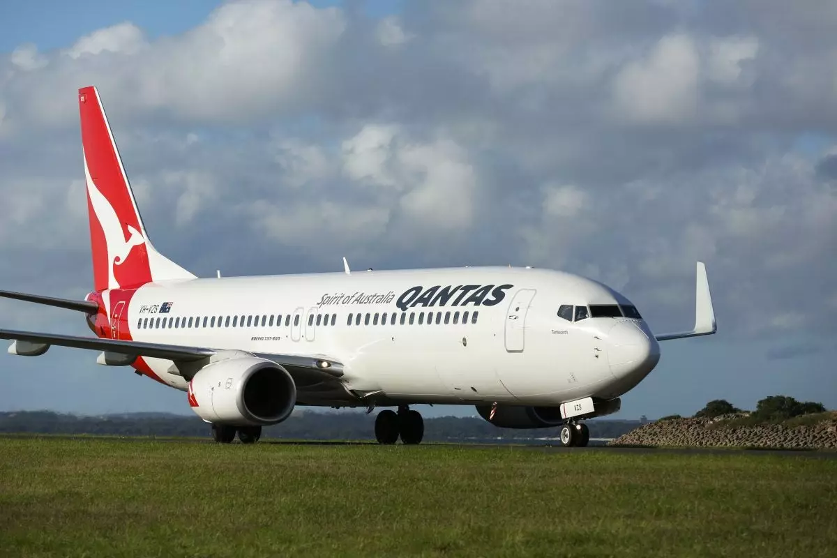 Qantas byrjar að vigta handfarangur við hliðið