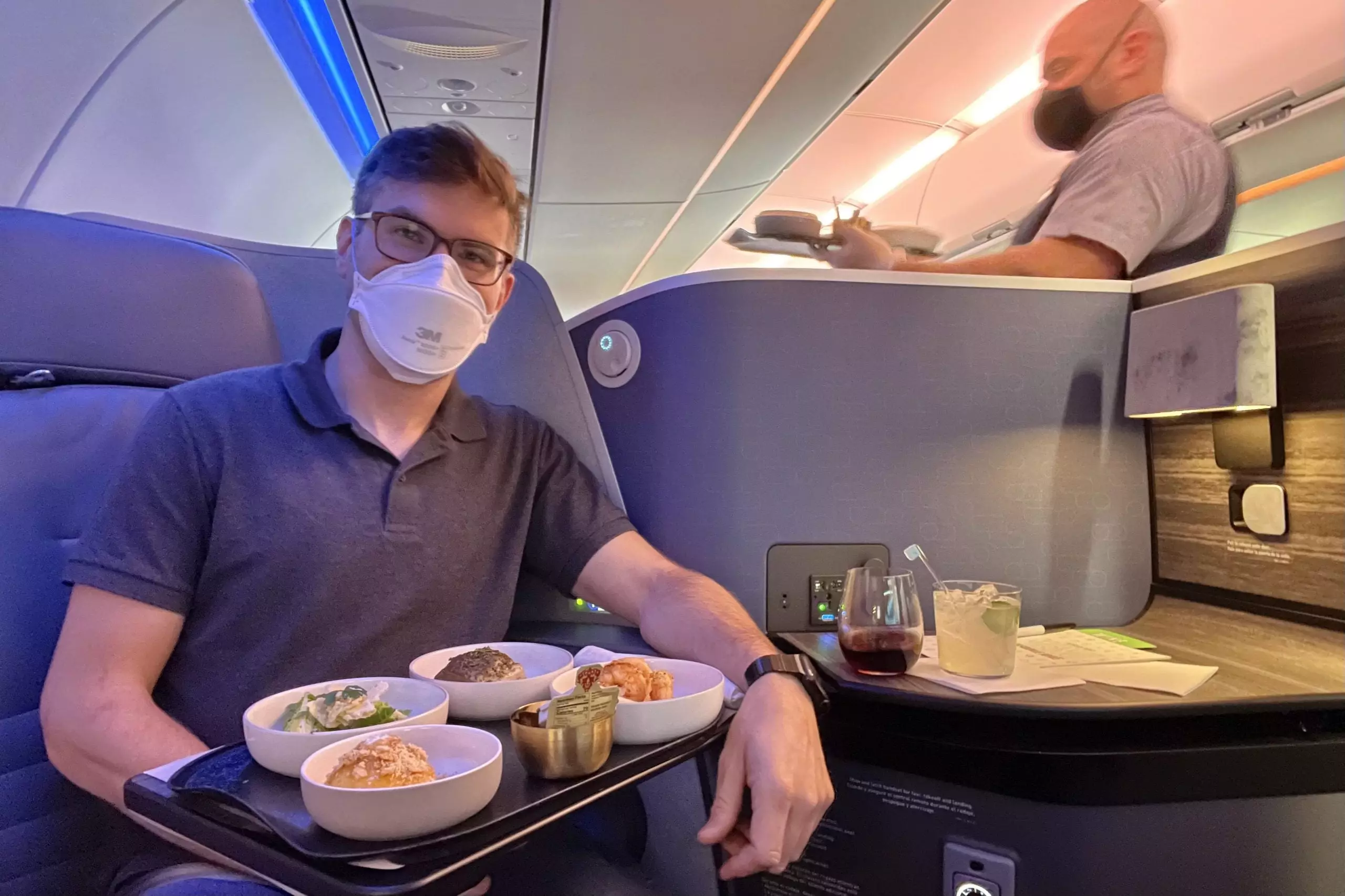 Stilius ir taupymas: palyginkite „JetBlue's Mint Studio“ ir „Spirit“ didelę priekinę sėdynę