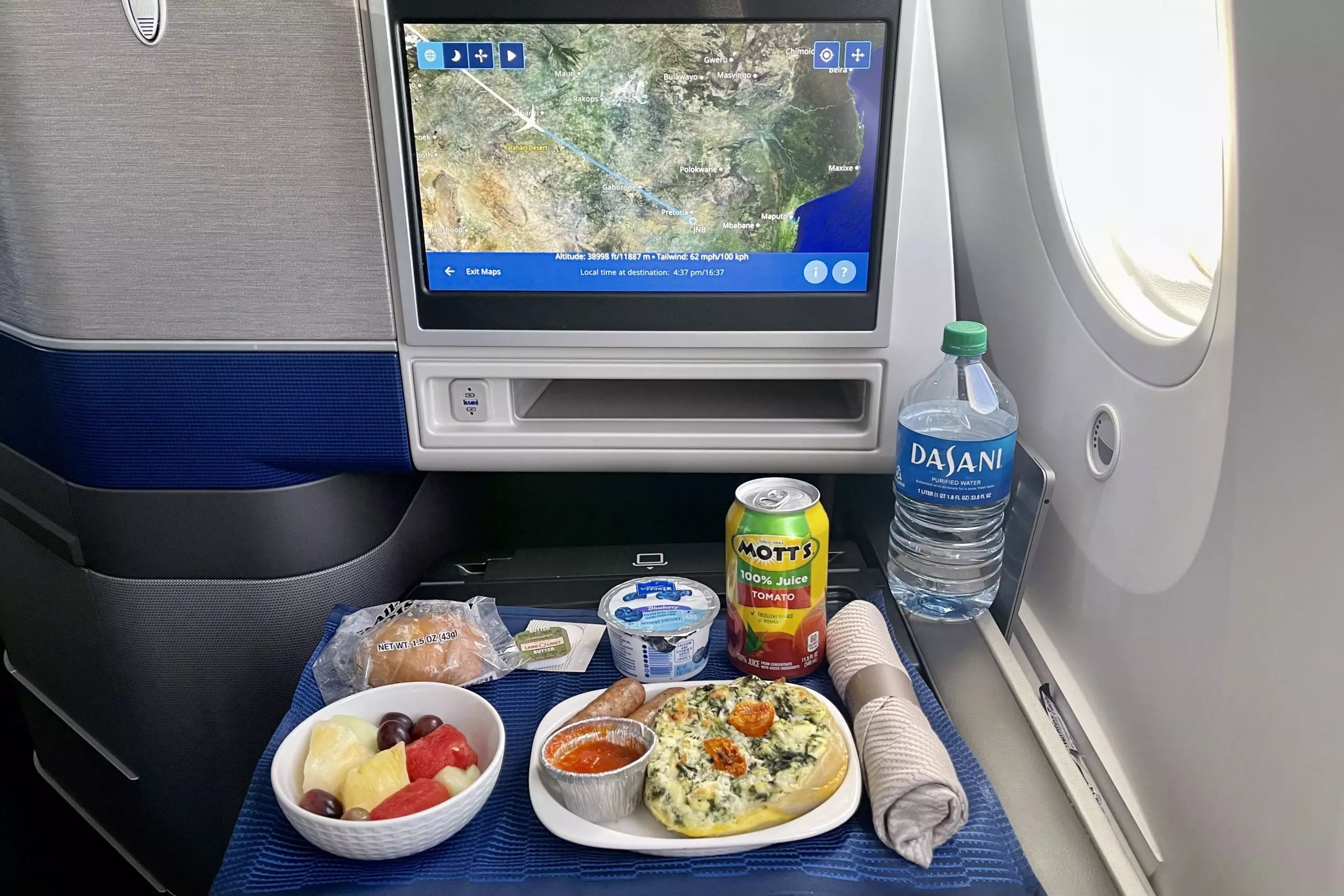 Nonstop Etelä-Afrikkaan: Onboard Unitedin vuoden jännittävin avajaisjuhla 2426_24