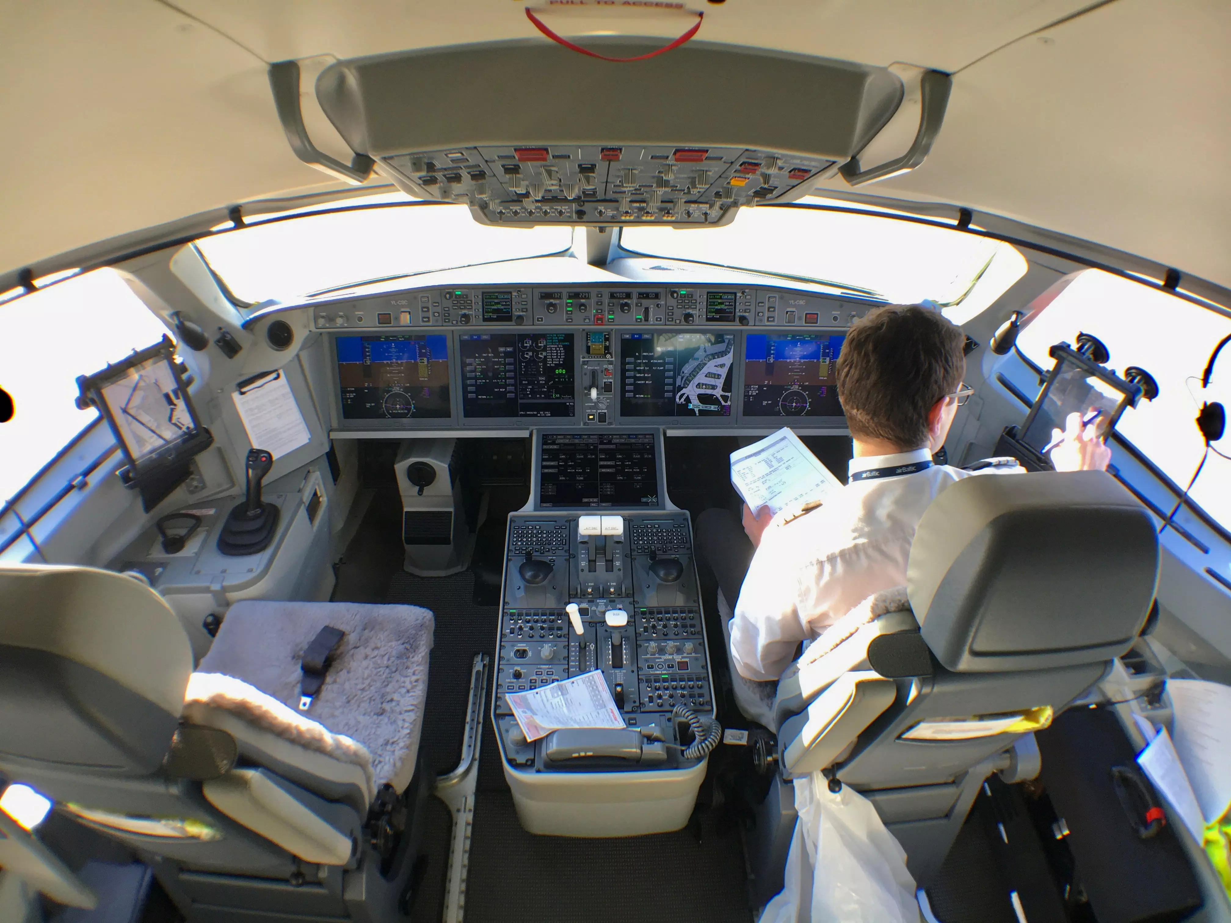 Bombardier CS300 Flight Deck