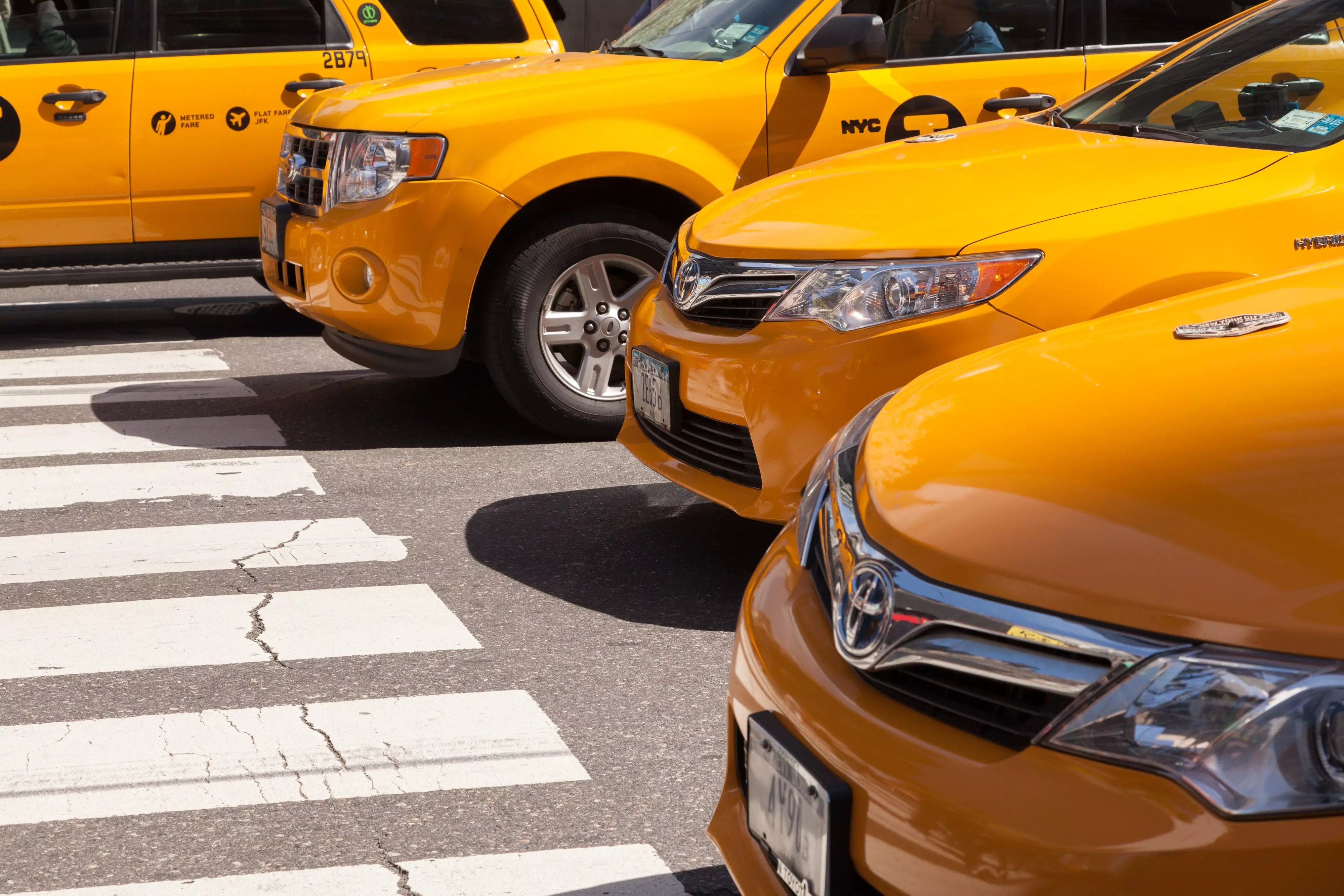 Pêşniyara Amex: Li ser NYC Yellow Cab û MTA Rides 4 Xalên Zêde bistînin