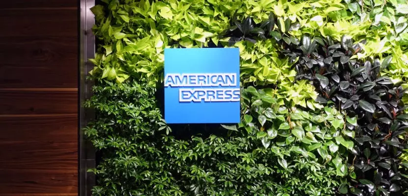 Amex e Tseba Karete ea Cobalt e ruisang Molemo bakeng sa Baahi ba Canada