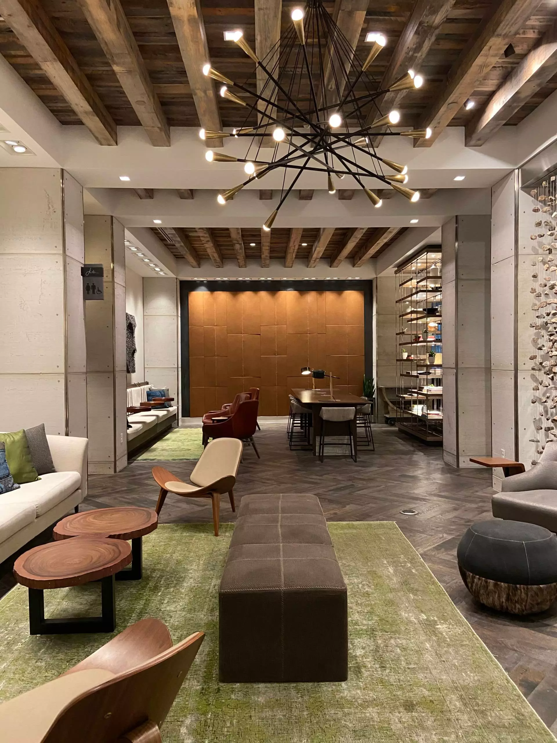 Lobby โรงแรม Kimpton Aertson ของแนชวิลล์ (ภาพถ่ายโดยเบเนต์ เจ. วิลสัน)