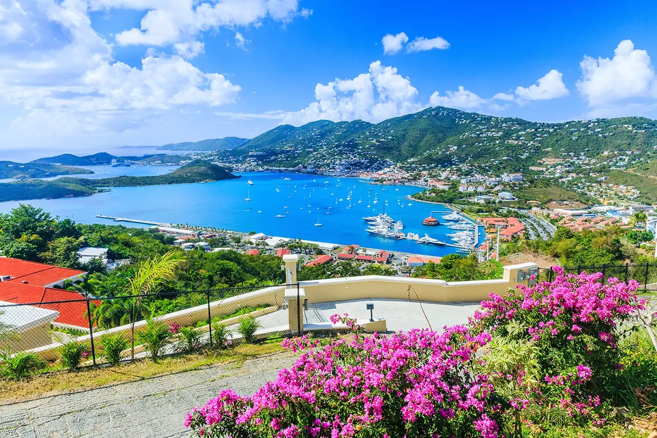 Deal Alert: Davhlau mus rau US Virgin Islands $179 Round-Trip