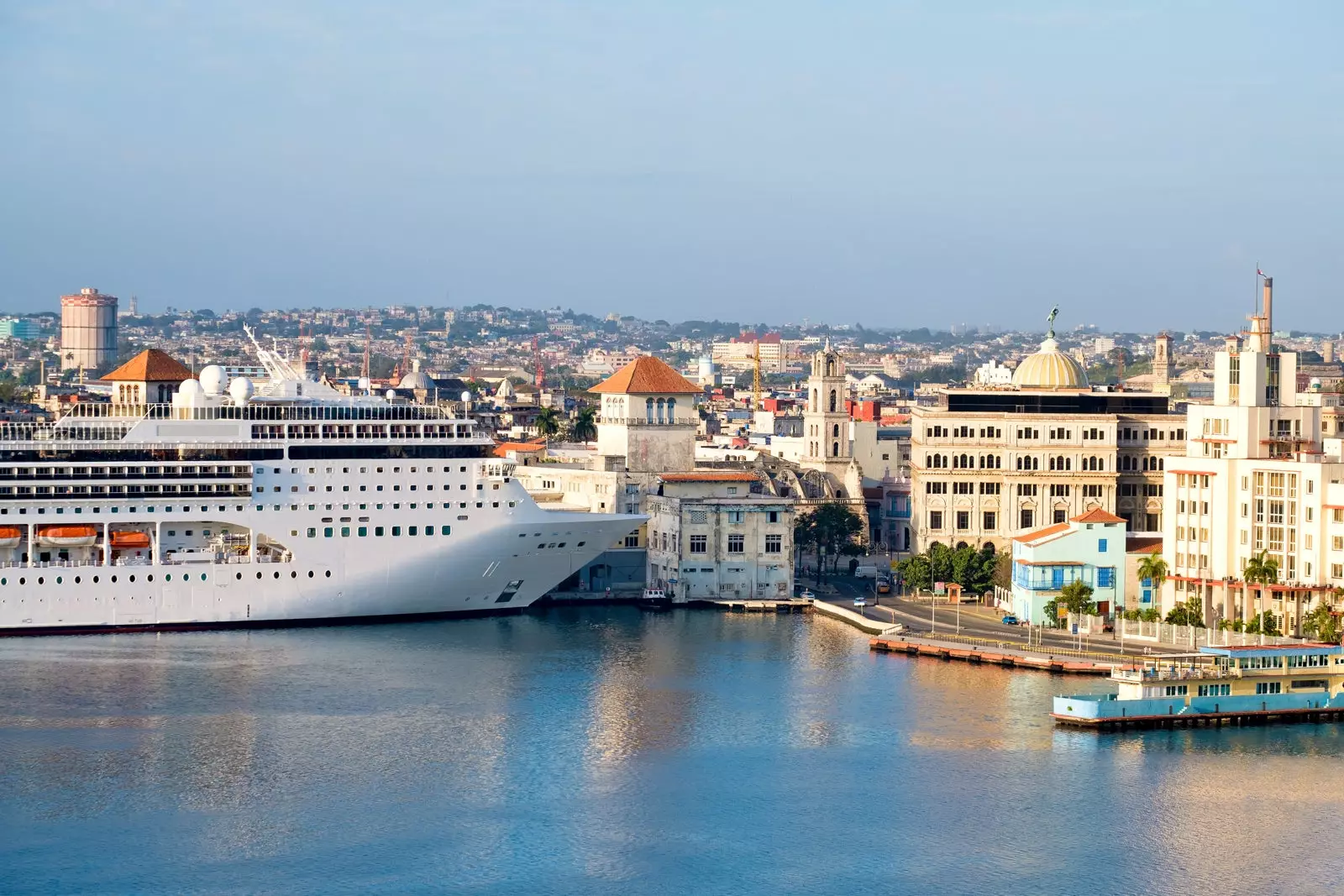 Navire de croisière Cuba amarré à La Havane