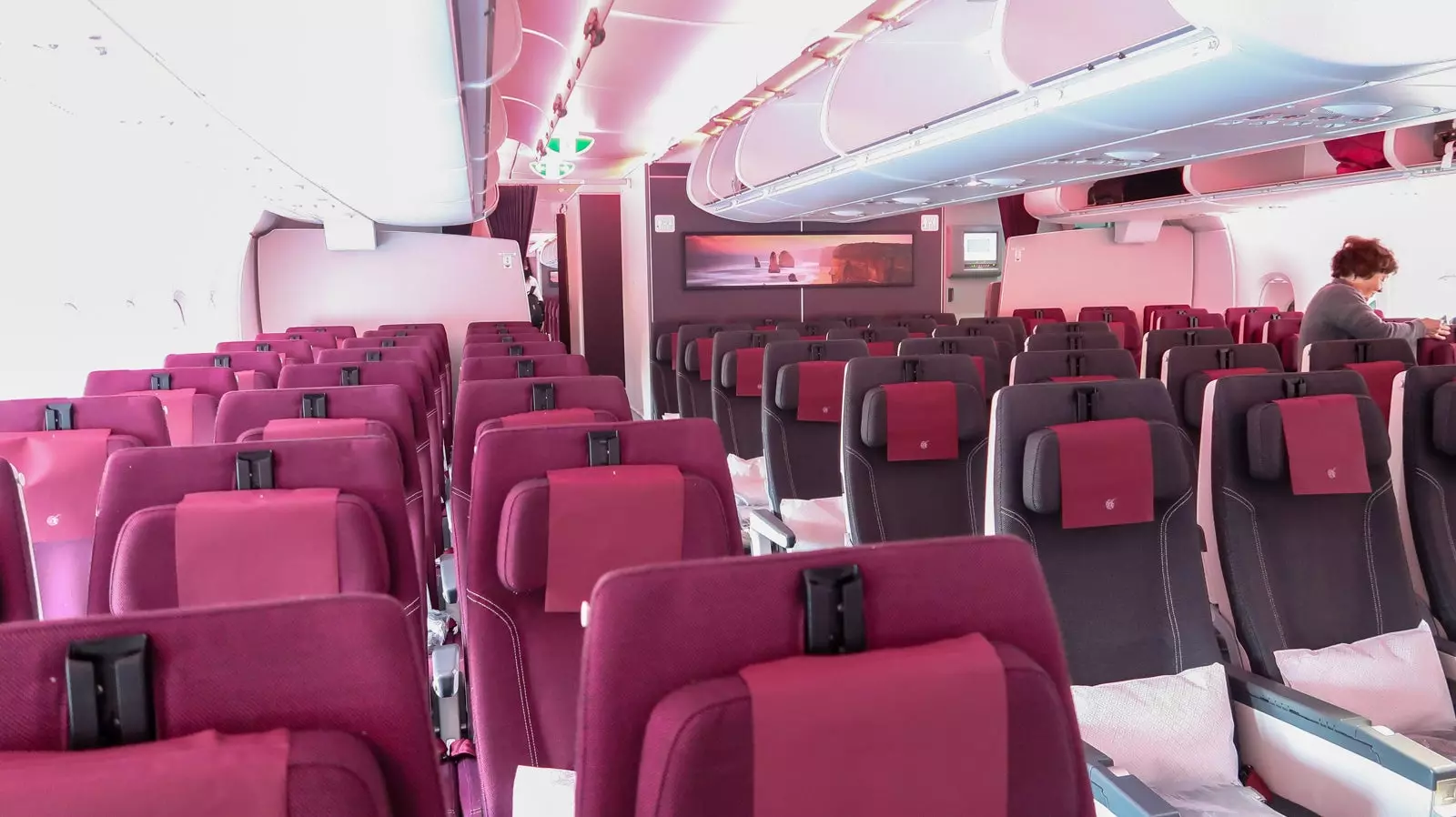 Ndaisada Kuburuka Mundege: Wongororo yeQatar Airways Economy paA380 Kubva kuDoha kuenda kuLondon. 2674_3