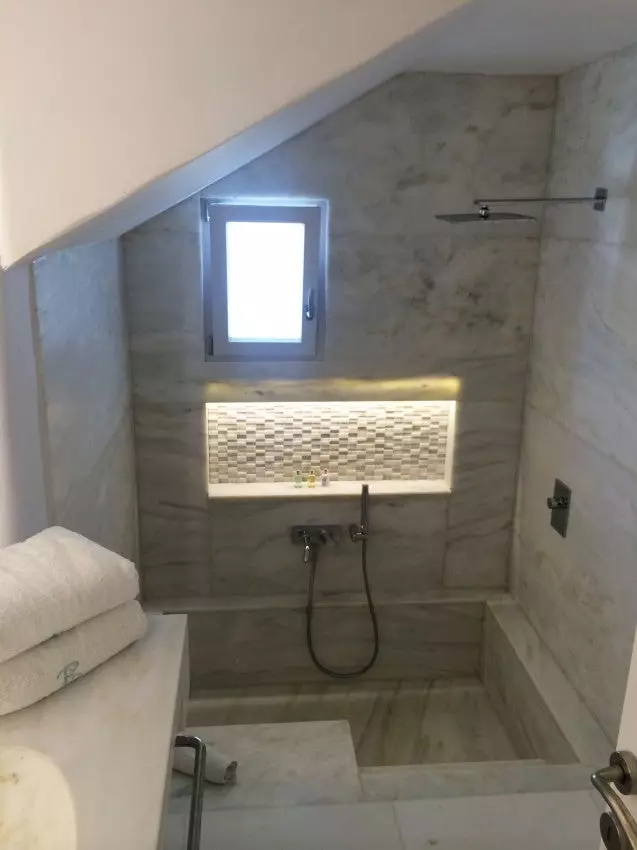 Fancy tub / shower combo muimba yangu yekugezera