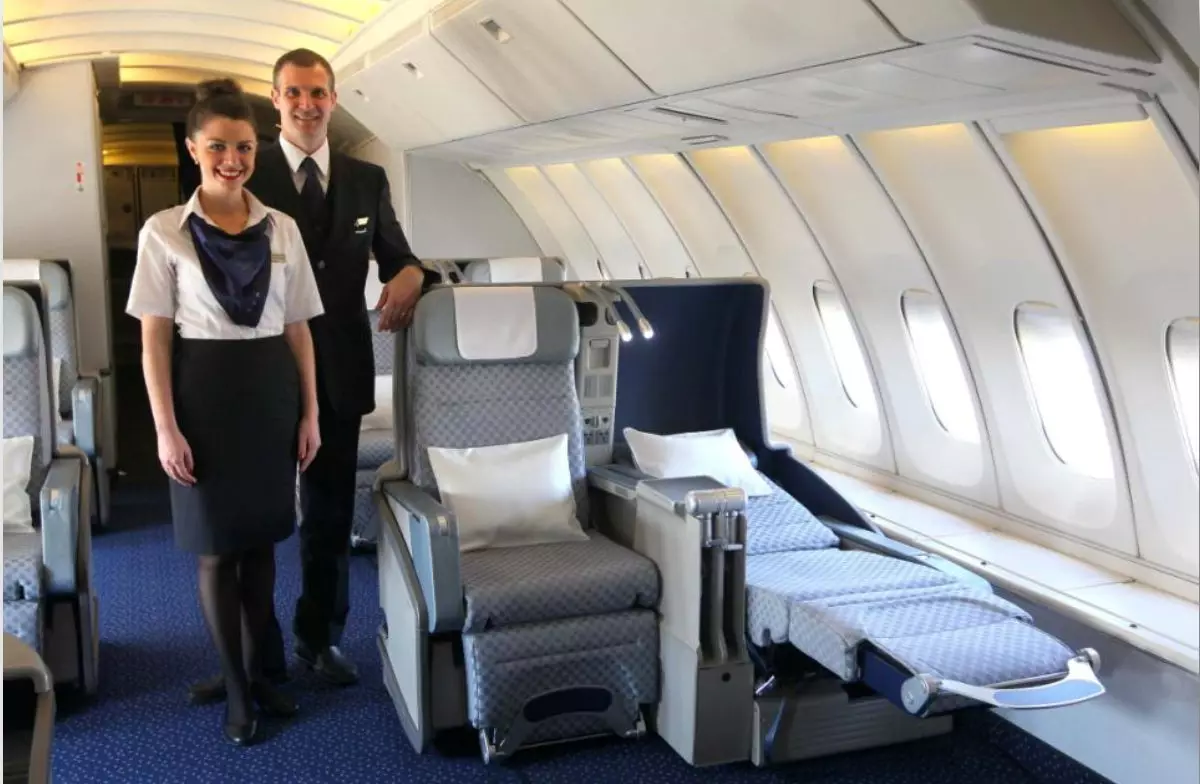 El Al'ın mevcut business class koltukları zamanın çok gerisinde. İyi haber: havayolunun yeni 787 filosu, business class'ta son teknoloji düz yataklı koltuklara sahip olacak.