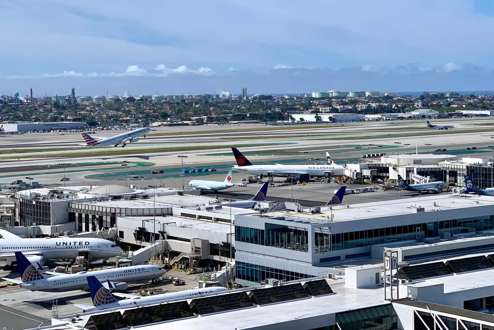 Delta deelt SkyMiles uit voor geannuleerde vakantievluchten; United en anderen zwijgen