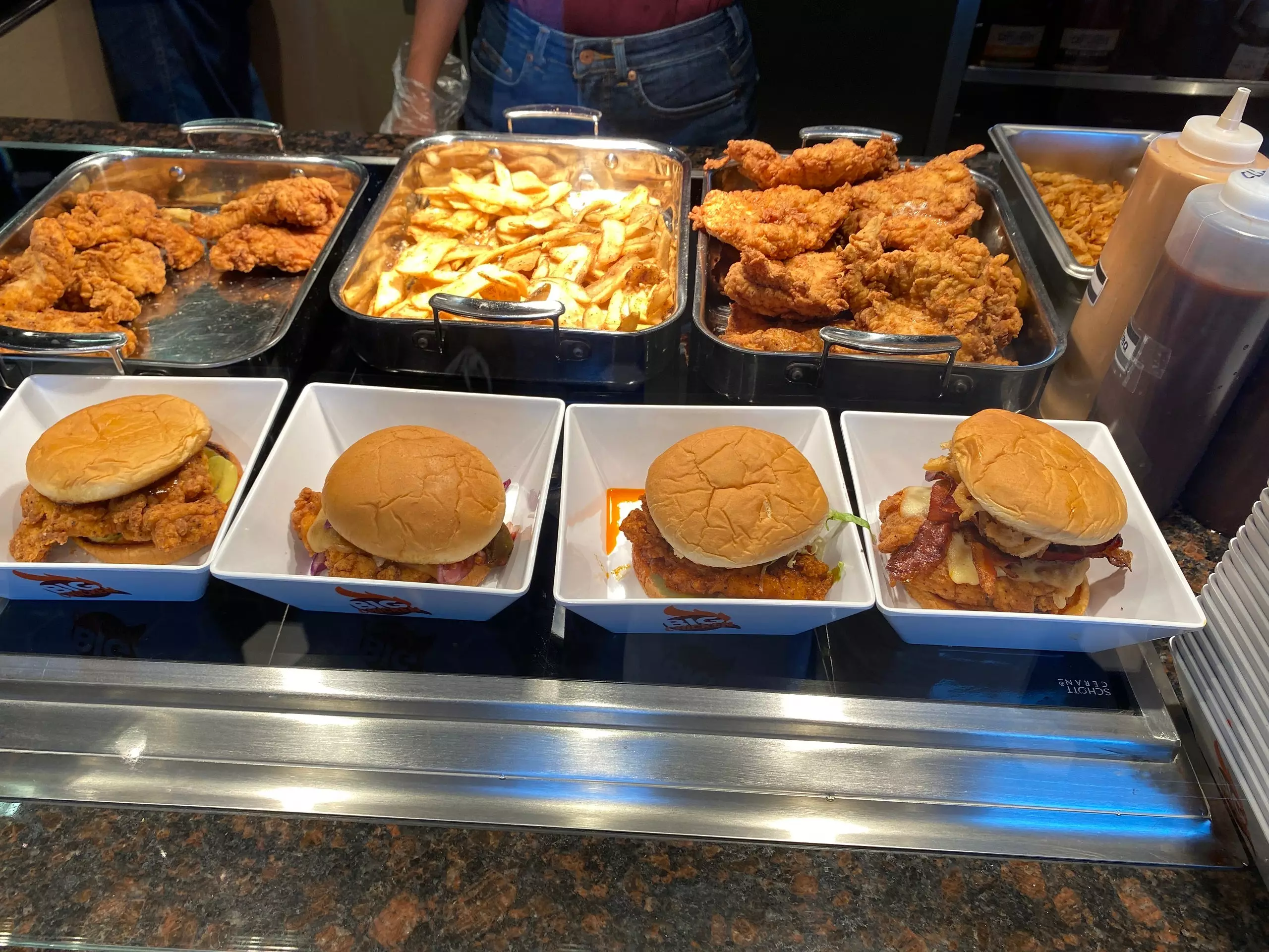 Shaquille O'Neal tiene un restaurante de pollo en un crucero, y es excelente 28686_4