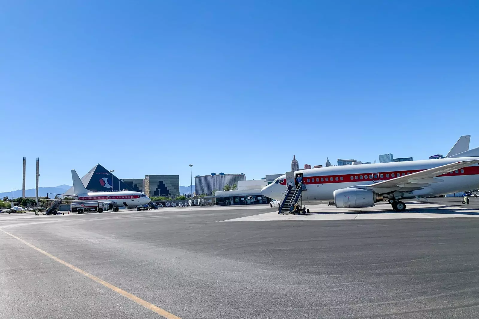 Havayolu son derece gizli olmasına rağmen, Vegas şeridindeki otellerde konuşlanmış uçak gözlemcileri, uçaklarını engelsiz görebilir. Scott Mayerowitz/TPG'nin fotoğrafı.