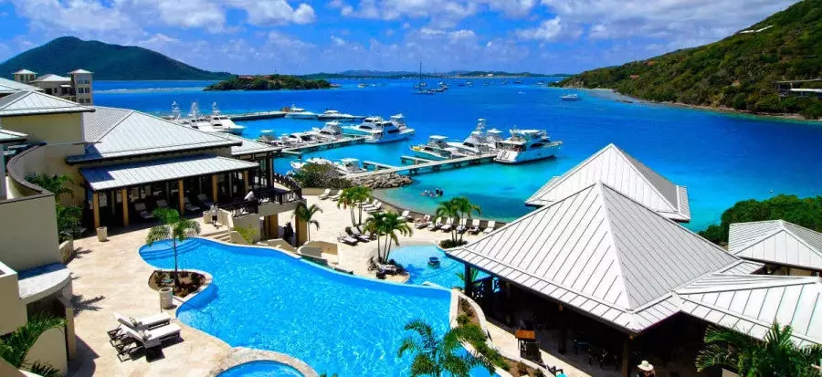 Scrub Island Resort & Spa dumunung ing sawijining pulo pribadi ing Tortola ing Kapuloan Virgin Inggris.