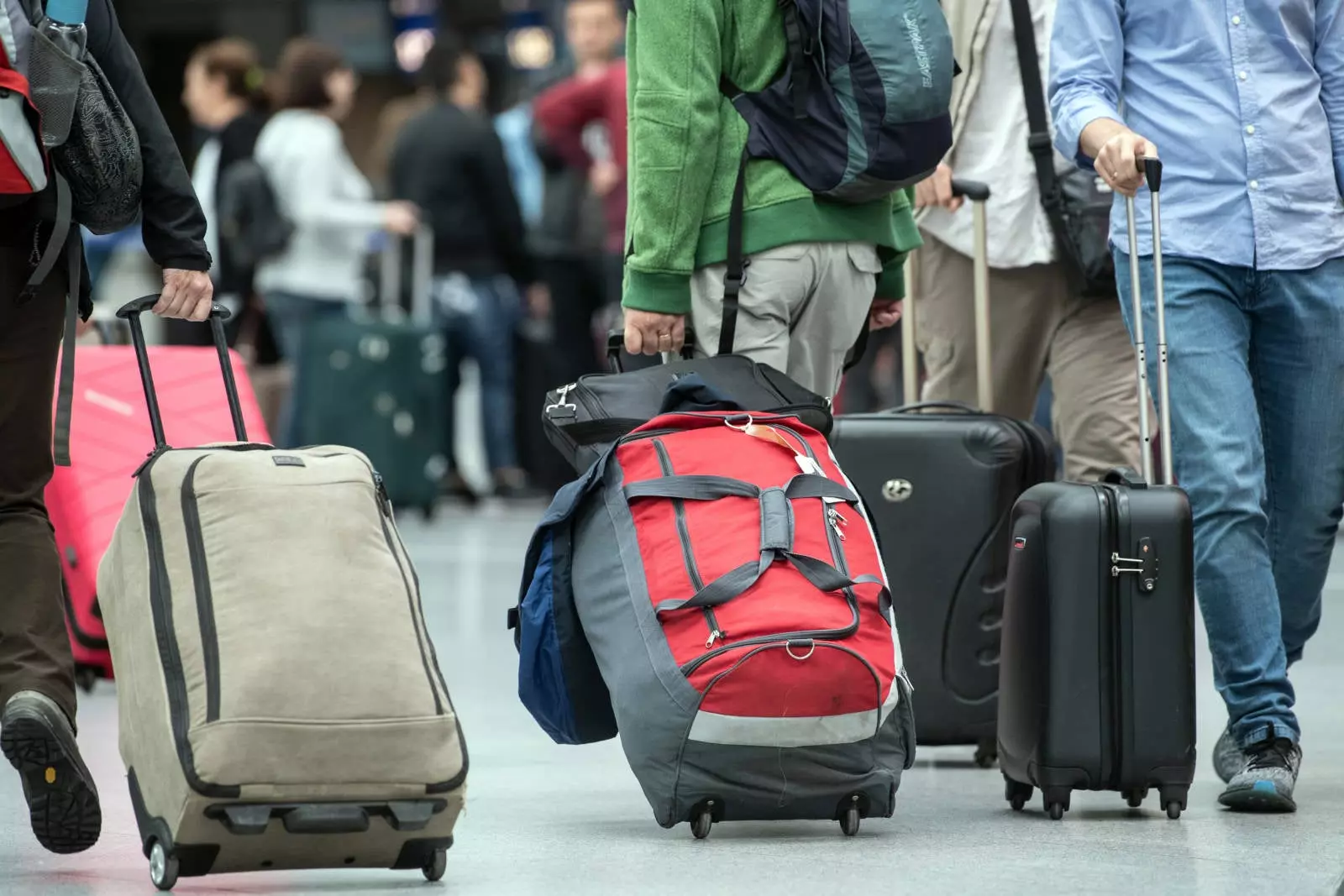 Passagiere haben bald Anspruch auf eine zusätzliche Entschädigung für verlorenes oder beschädigtes Gepäck. (Foto von Federico Gambarini/Picture Alliance via Getty Images)