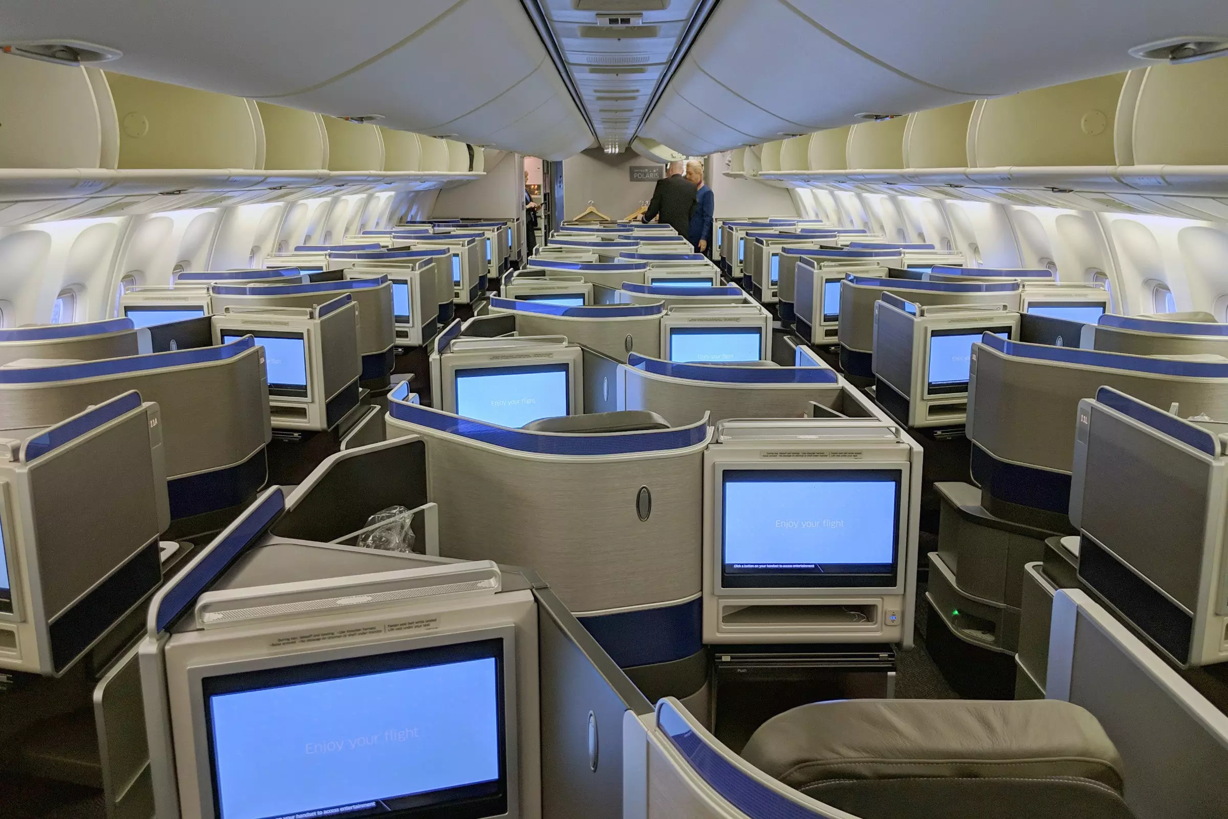 16 Rows of Biz: ทบทวน Polaris เกี่ยวกับ 'High-J' 767 . ของ United 34120_41