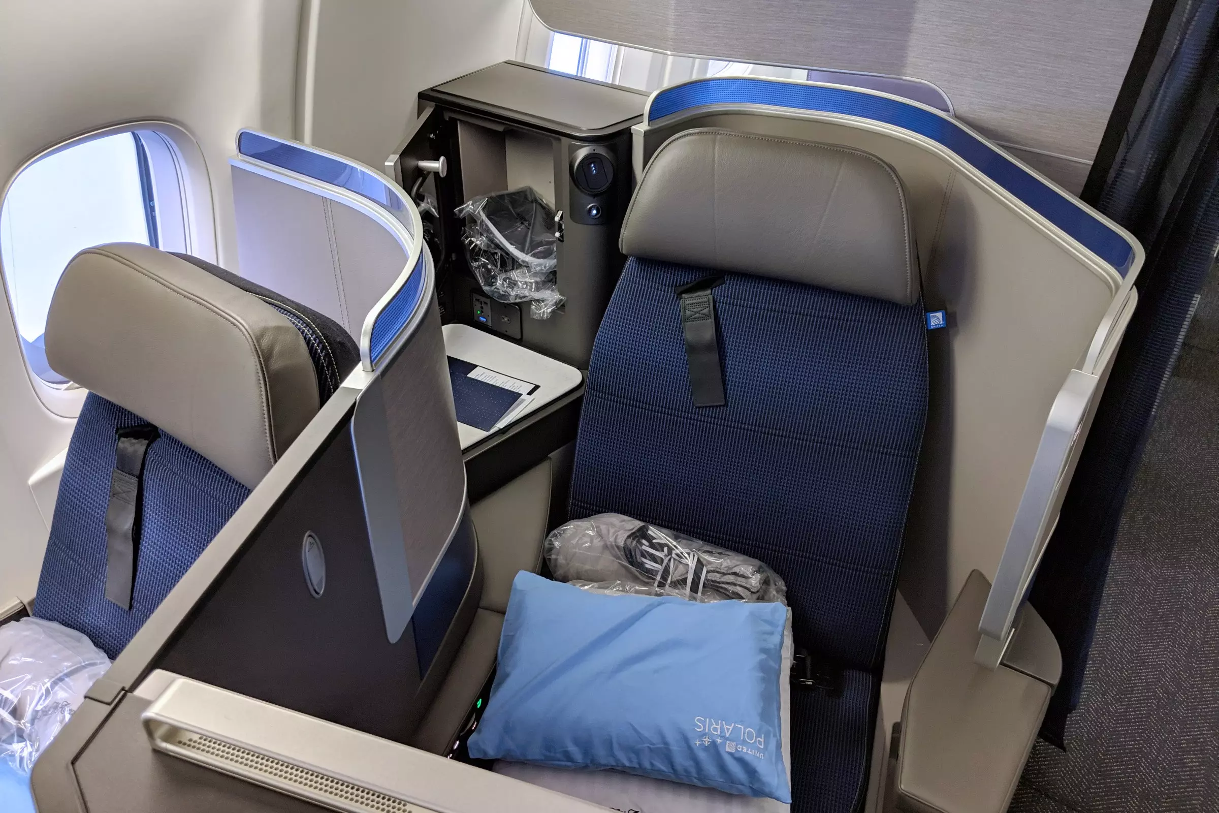 16 Rows of Biz: Reviewing Polaris on United's 'High-J' 767 34120_45