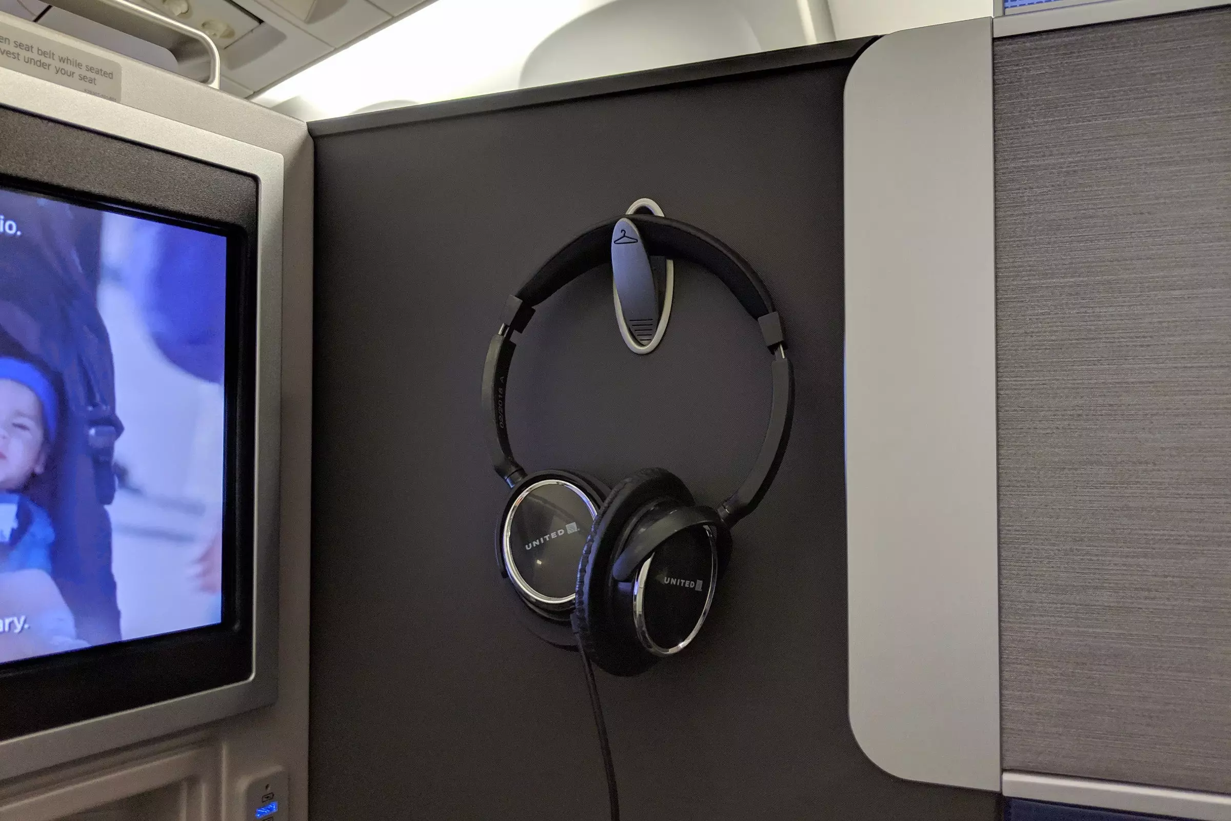 16 Rows of Biz: Reviewing Polaris on United's 'High-J' 767 34120_58