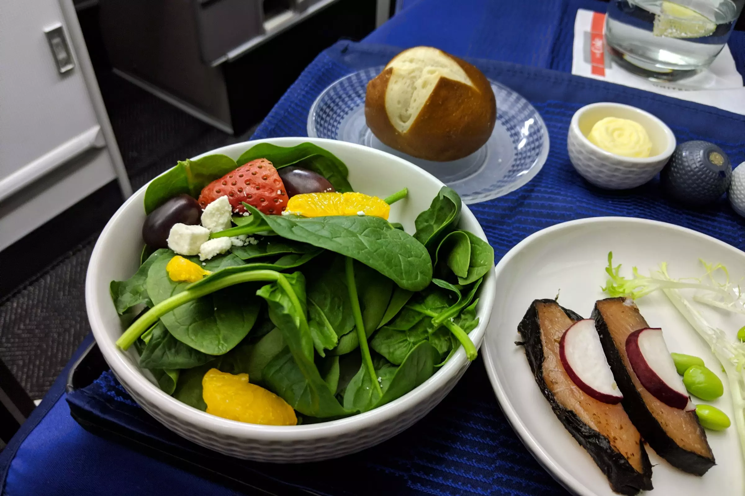 16 Rows of Biz: Reviewing Polaris on United's 'High-J' 767 34120_69