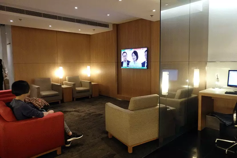 Rishikimi: Cathay Pacific's Arrival Lounge në HKG 36397_3