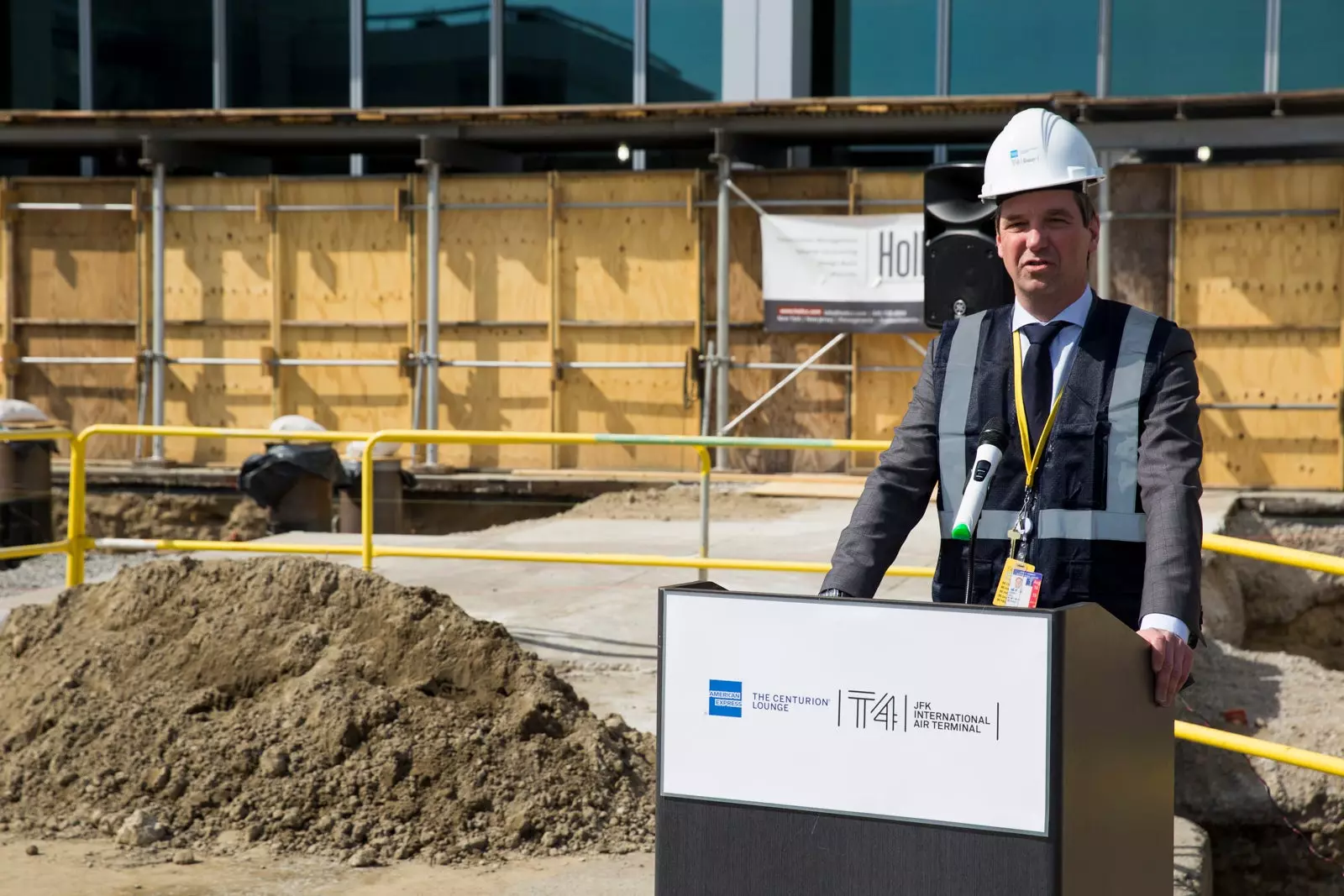 JFK Centurion Lounge groundbreaking dina Maret 2019 (Poto ku Brendan Dorsey/The Points Guy)