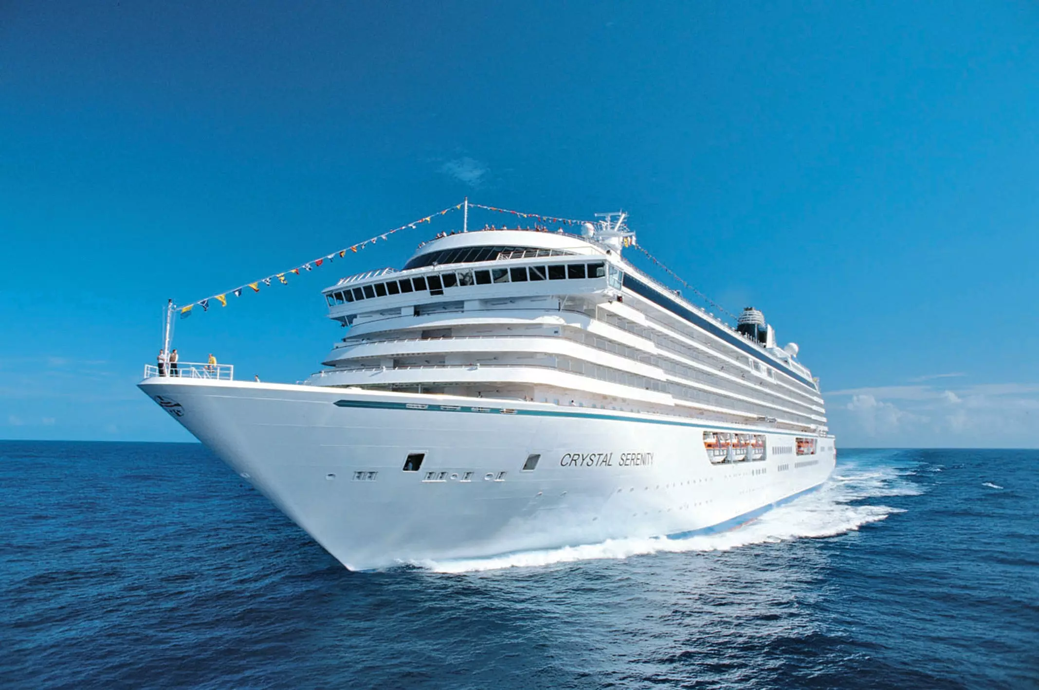 Tàu Crystal Serenity có 980 hành khách sẽ đến thăm Maldives vào năm 2022 trong chuyến hành trình vòng quanh thế giới từ Miami. (Ảnh: Crystal Cruises)