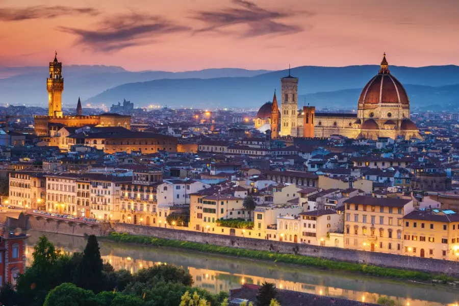 Buaigh turas go Florence. Grianghraf le caoinchead Shutterstock.