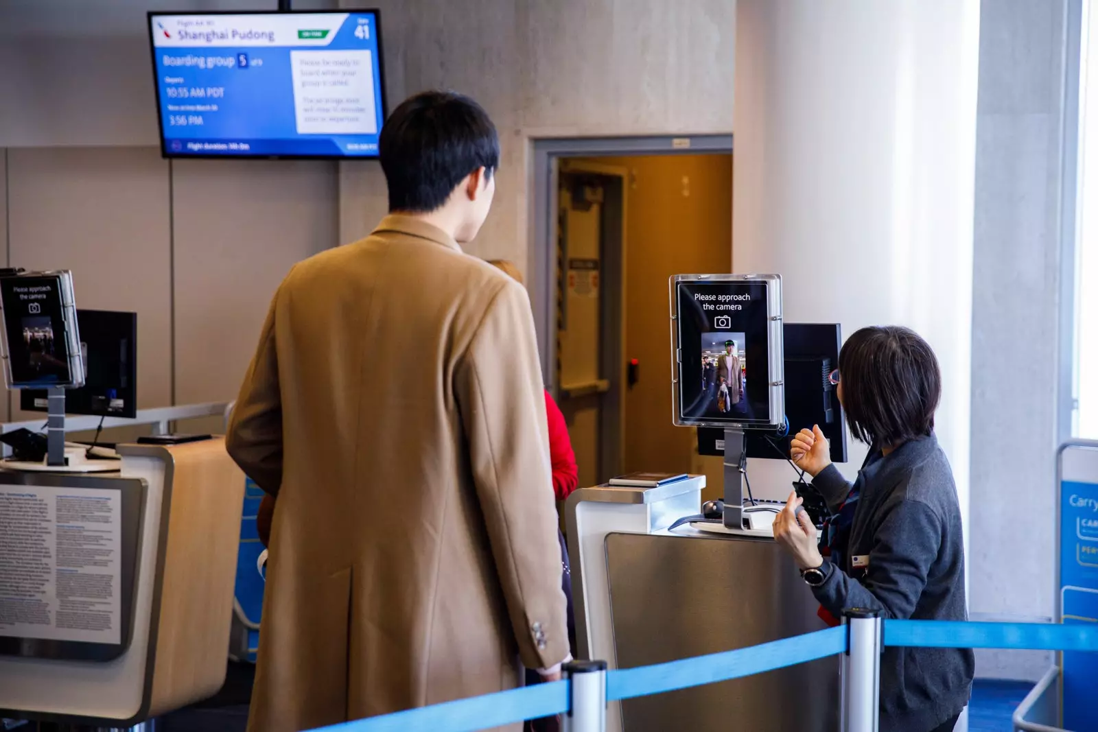 Aling Mga Credit Card ng Airline ang Nag-aalok ng Pinakamahusay na Priyoridad na Boarding Perks?