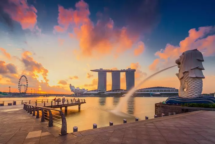 Merlion Park nawarkeun pintonan waterfront kota