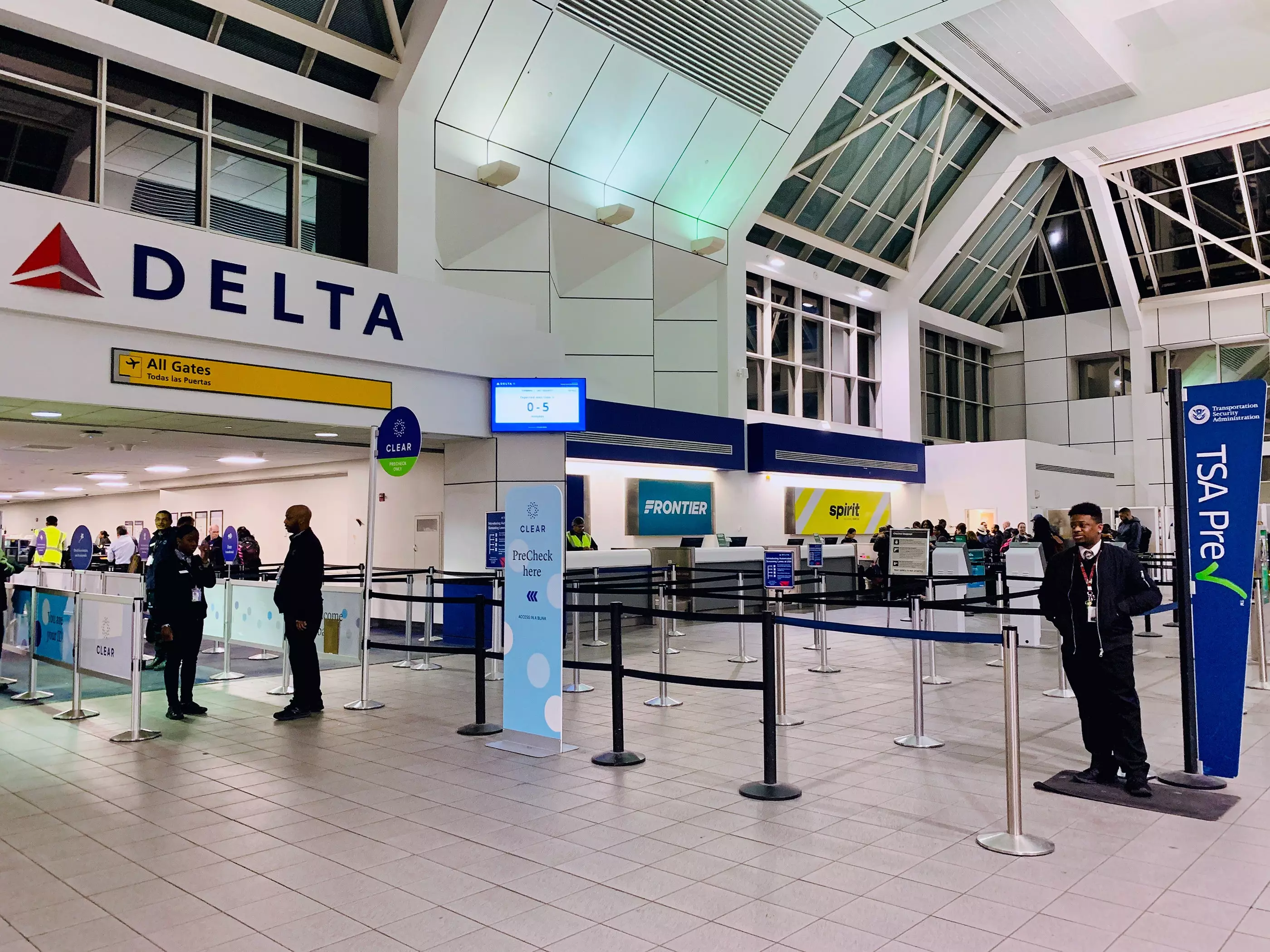 delta-tsa-precheck-security-lga-laguardia-nyc-new-york-city