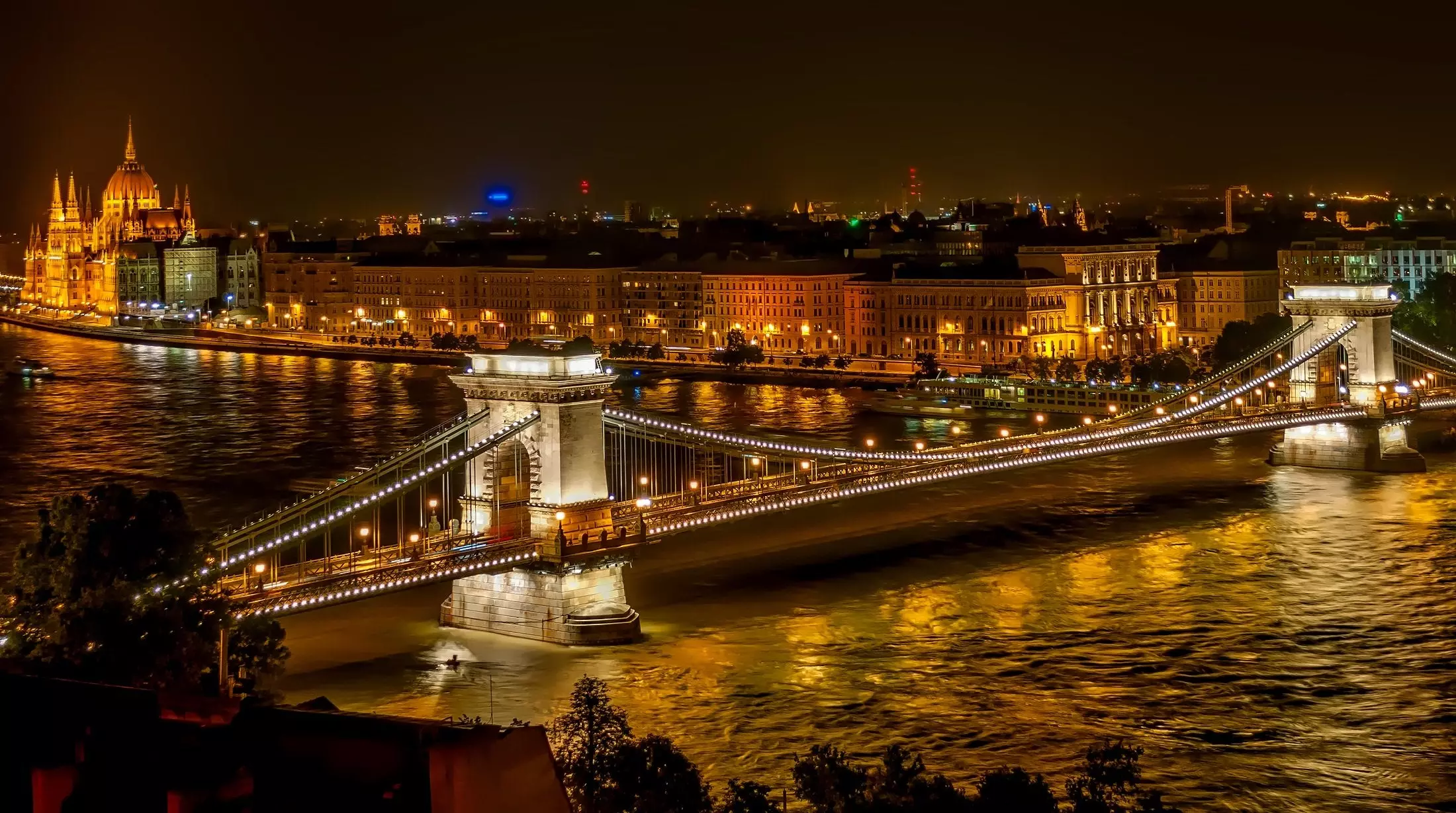 Budapest (Hoto daga David Mark.)