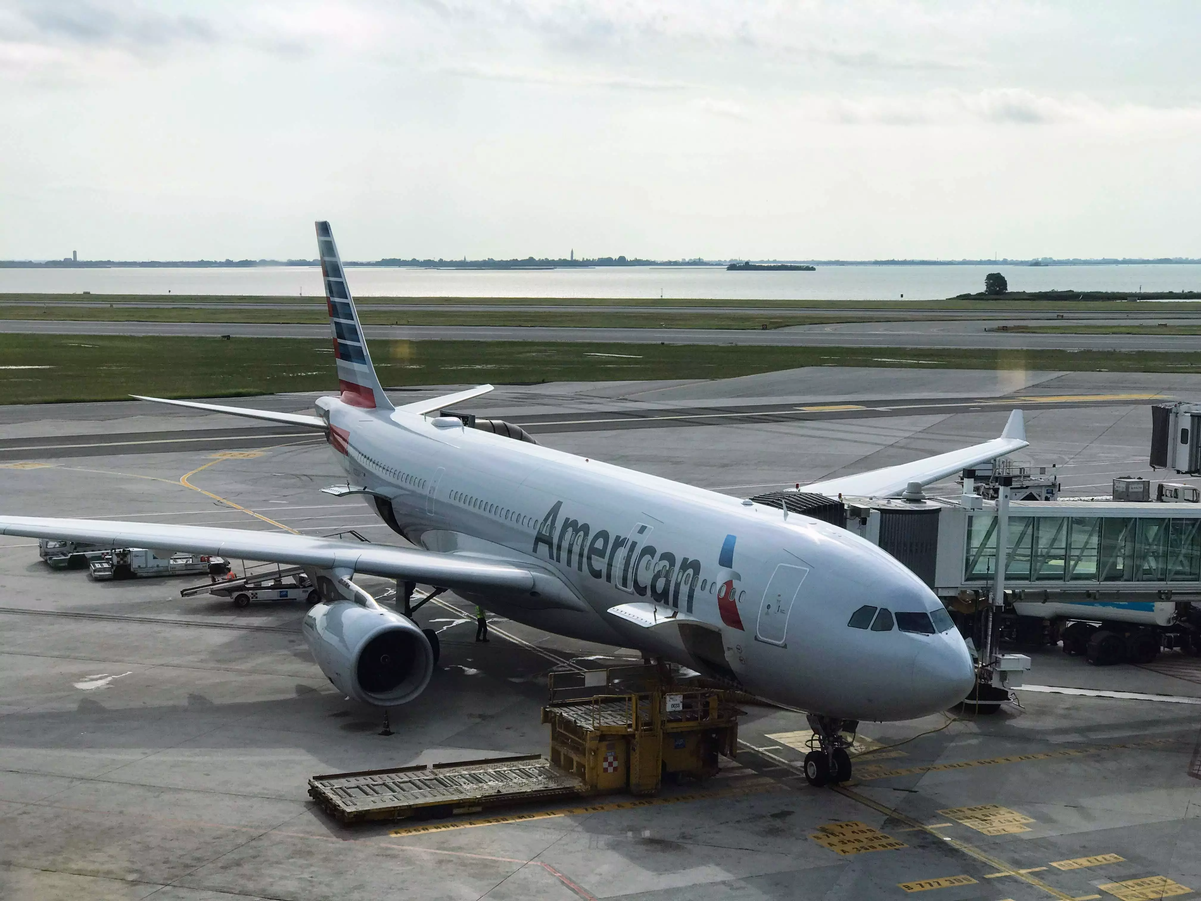 Nola irabazi American Airlines-en miliak