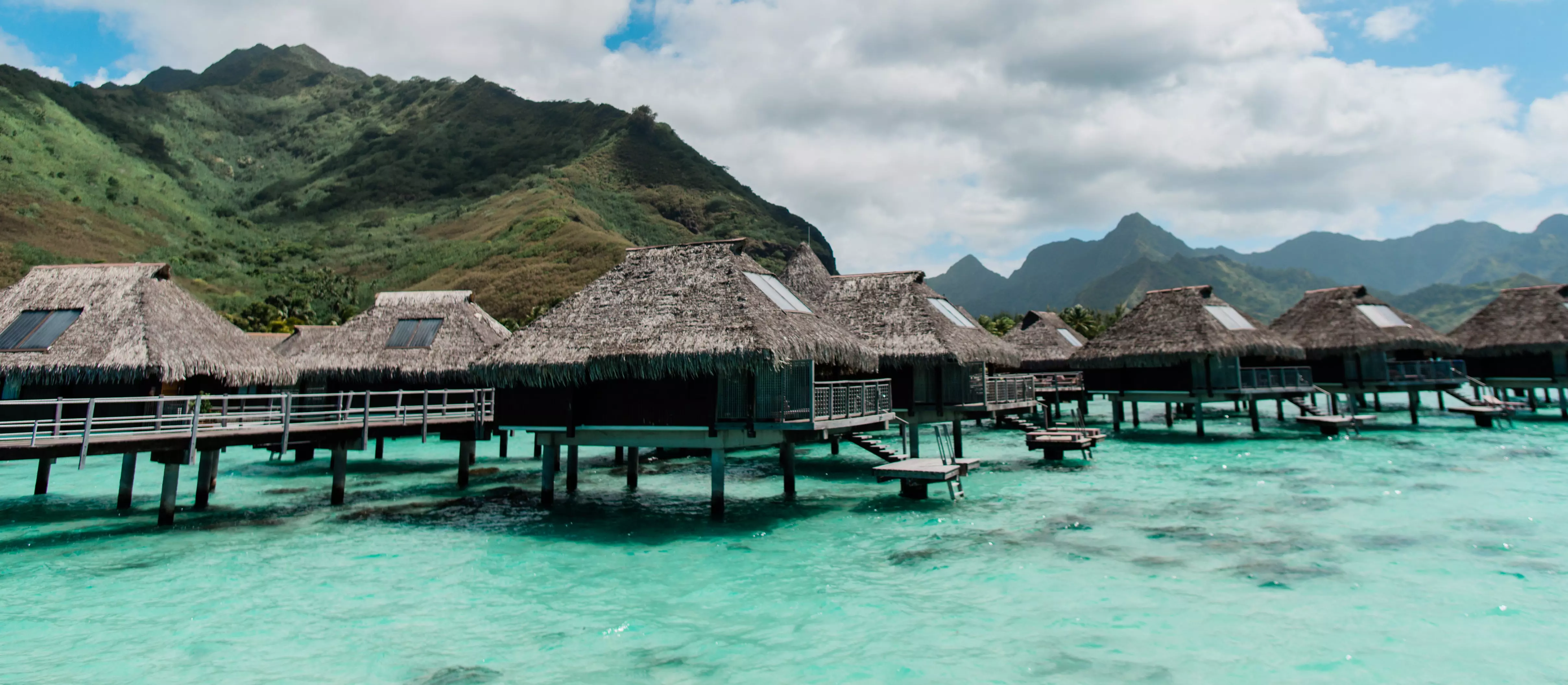 Banglo atas air Hilton Moorea Lagoon Resort and Spa (Foto oleh Darren Murph / The Points Guy)