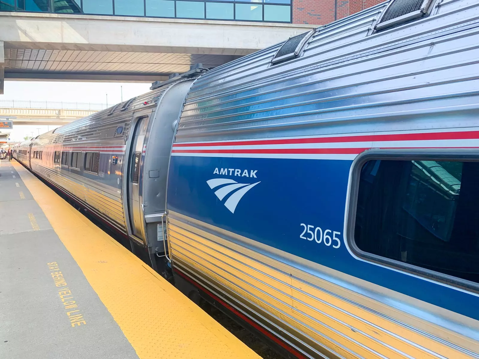 El tren Adirondack de Amtrak. (Foto de Melanie Lieberman/The Points Guy)