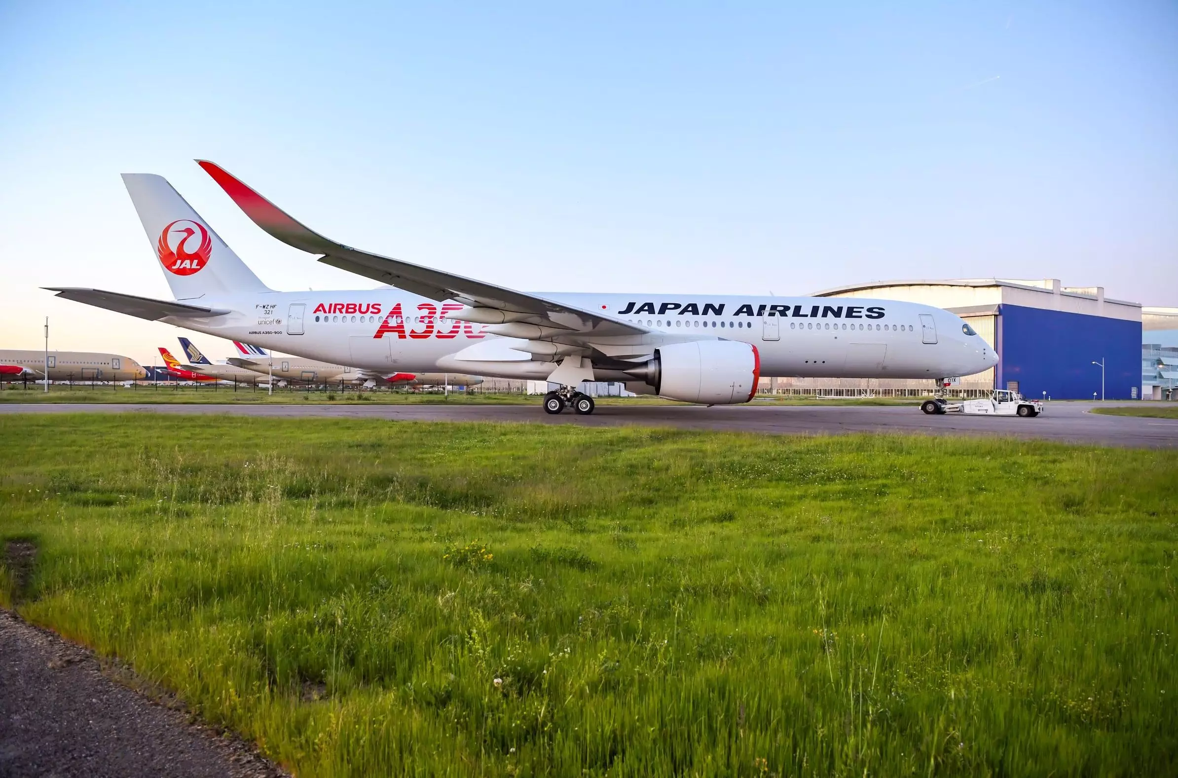 Airbus သည် Japan Airlines ၏ ပထမဆုံး A350 ကို ပွဲထုတ်ခဲ့သည်။ 8303_1