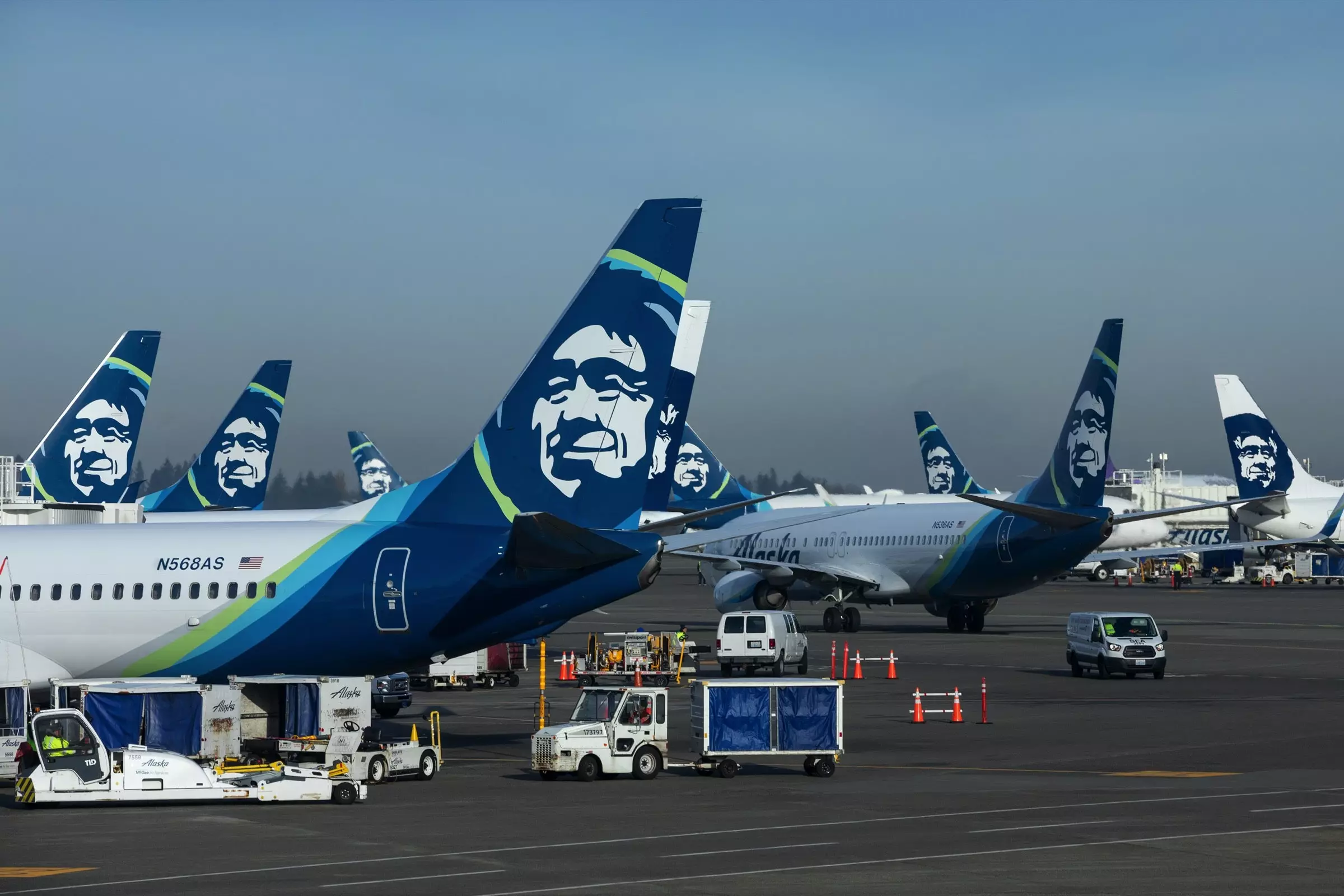 Ungawahlenga Kanjani Amamayela Ngohlelo lwe-Alaska Airlines Mileage Plan