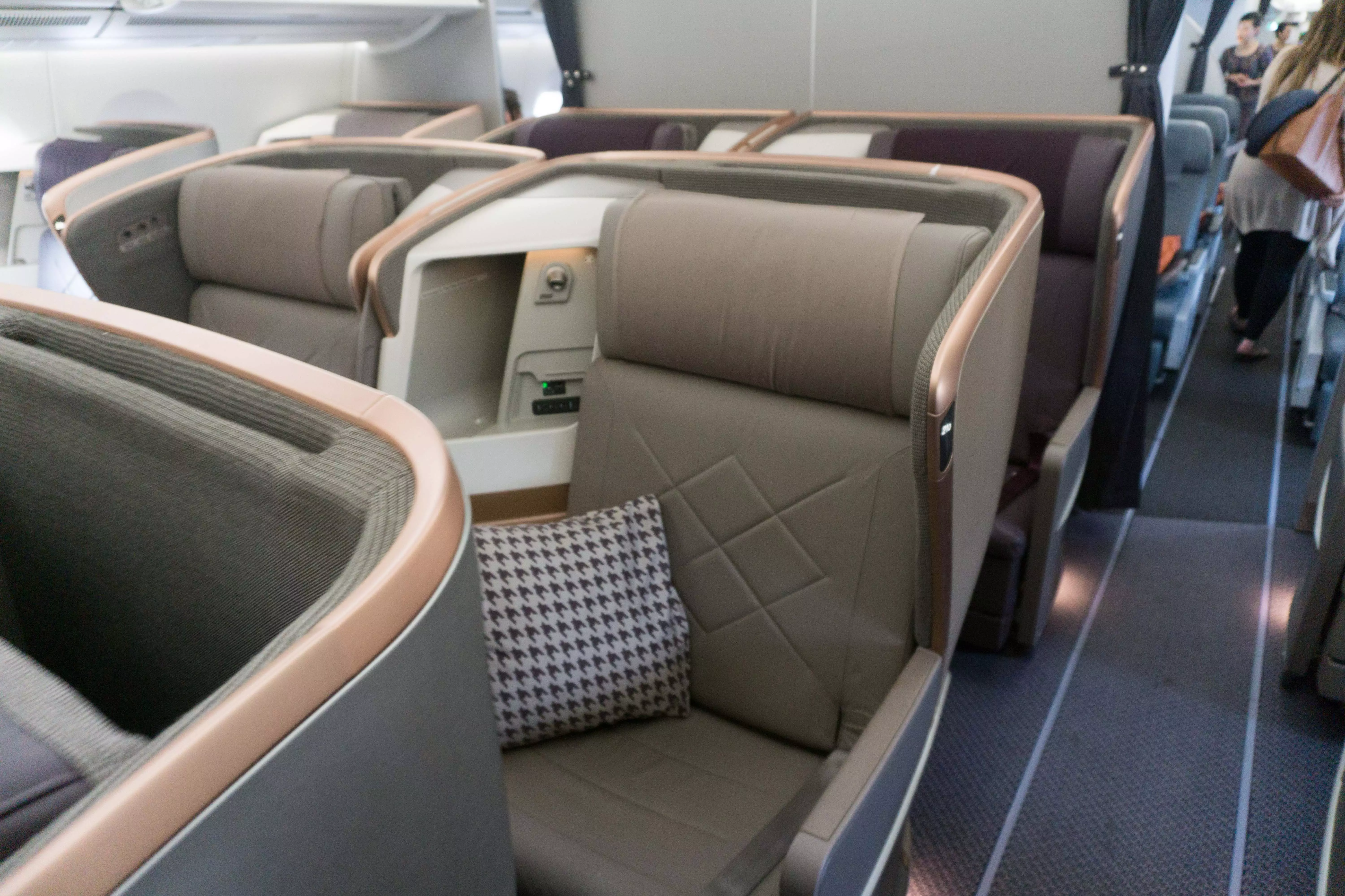 Business Class Cabin SQ51