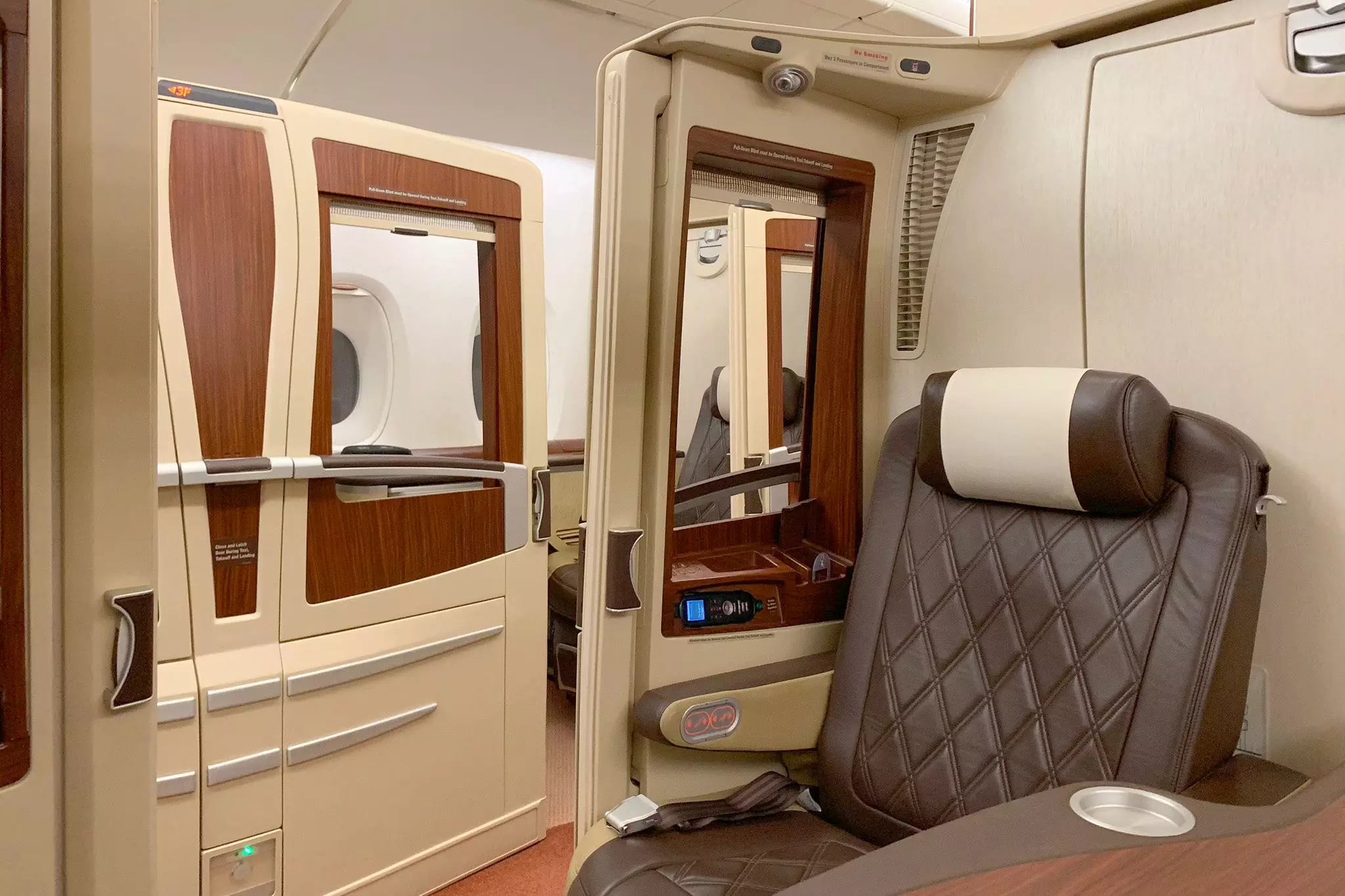 Цього місяця зростають ставки премії Singapore Airlines 888_4