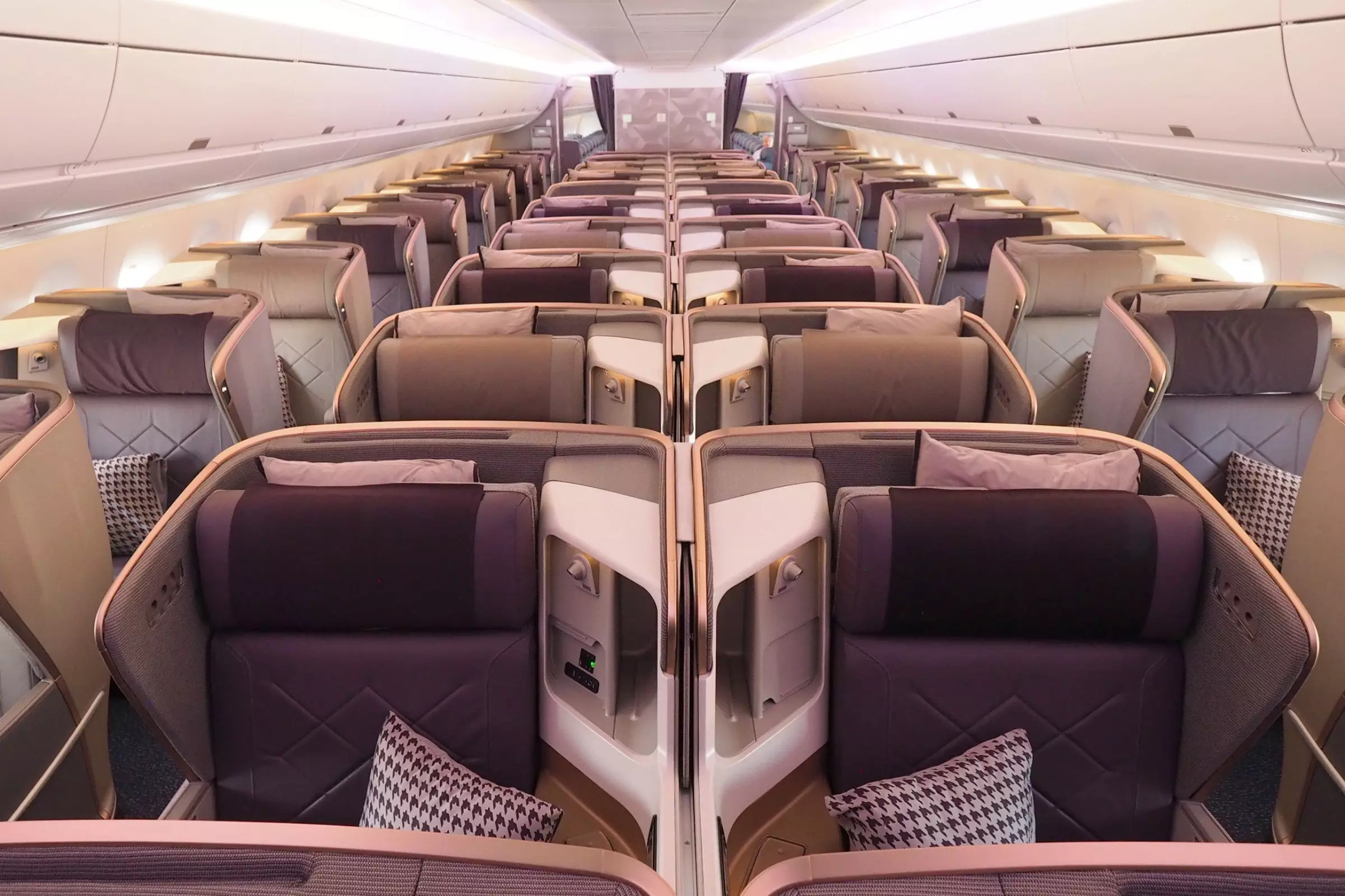 Wou ze sëtzen Wann Dir Singapur's A350-900ULR flitt: Business Class